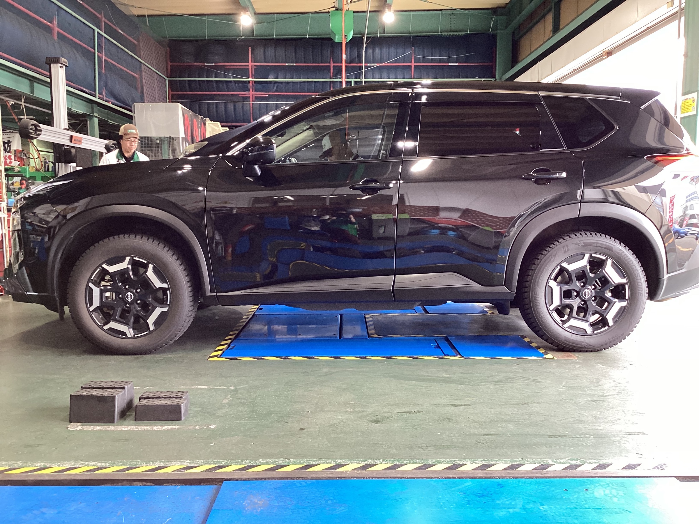 新型エクストレイル RAYS ホイール装着！『SNT33 エクストレイル ホイール交換』 | 店舗おススメ情報 | タイヤ館 三条（新潟県）