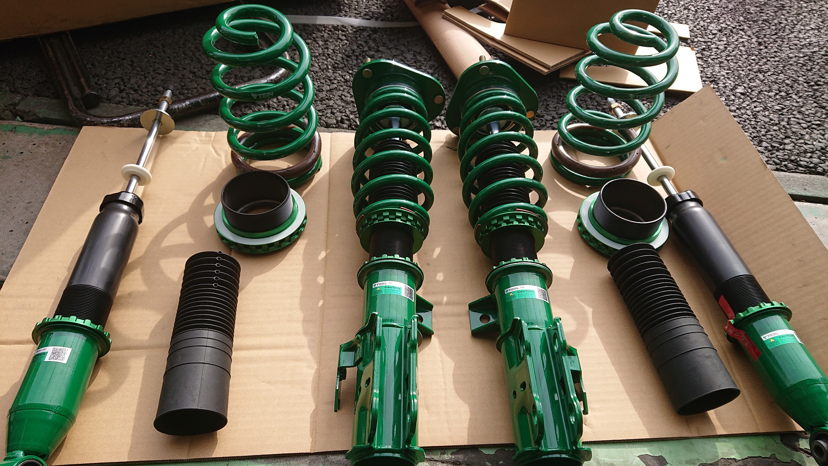 TOYOTA・ALPHARD・ANH20 】車高調&EDFC取り付け | 店舗おススメ情報 | タイヤ館 土浦北インター（茨城県）