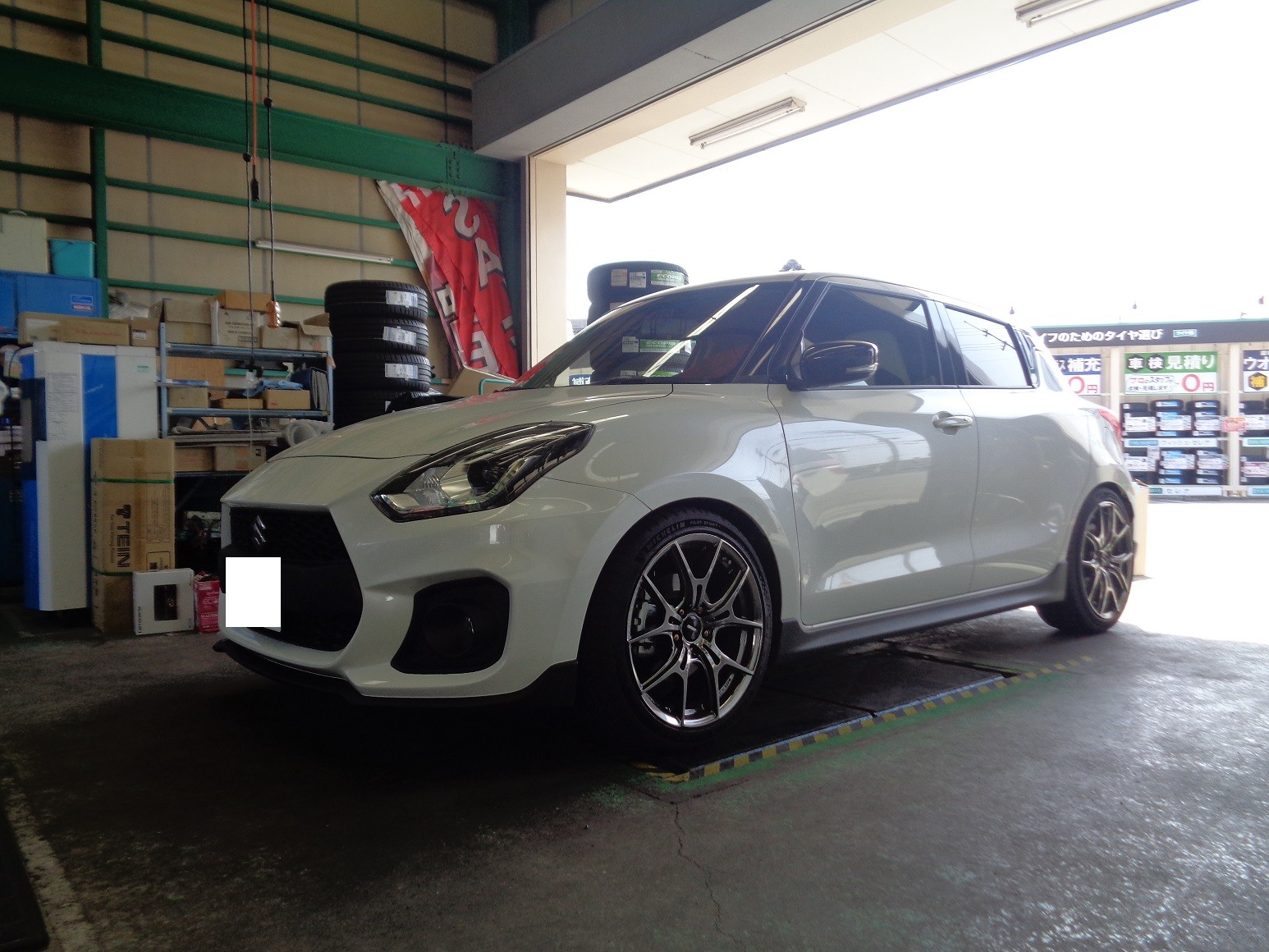ZC33型スイフトスポーツ SWK製WRウィングで圧倒的な迫力に！ | 店舗おススメ情報 | タイヤ館 加古川中央（兵庫県）