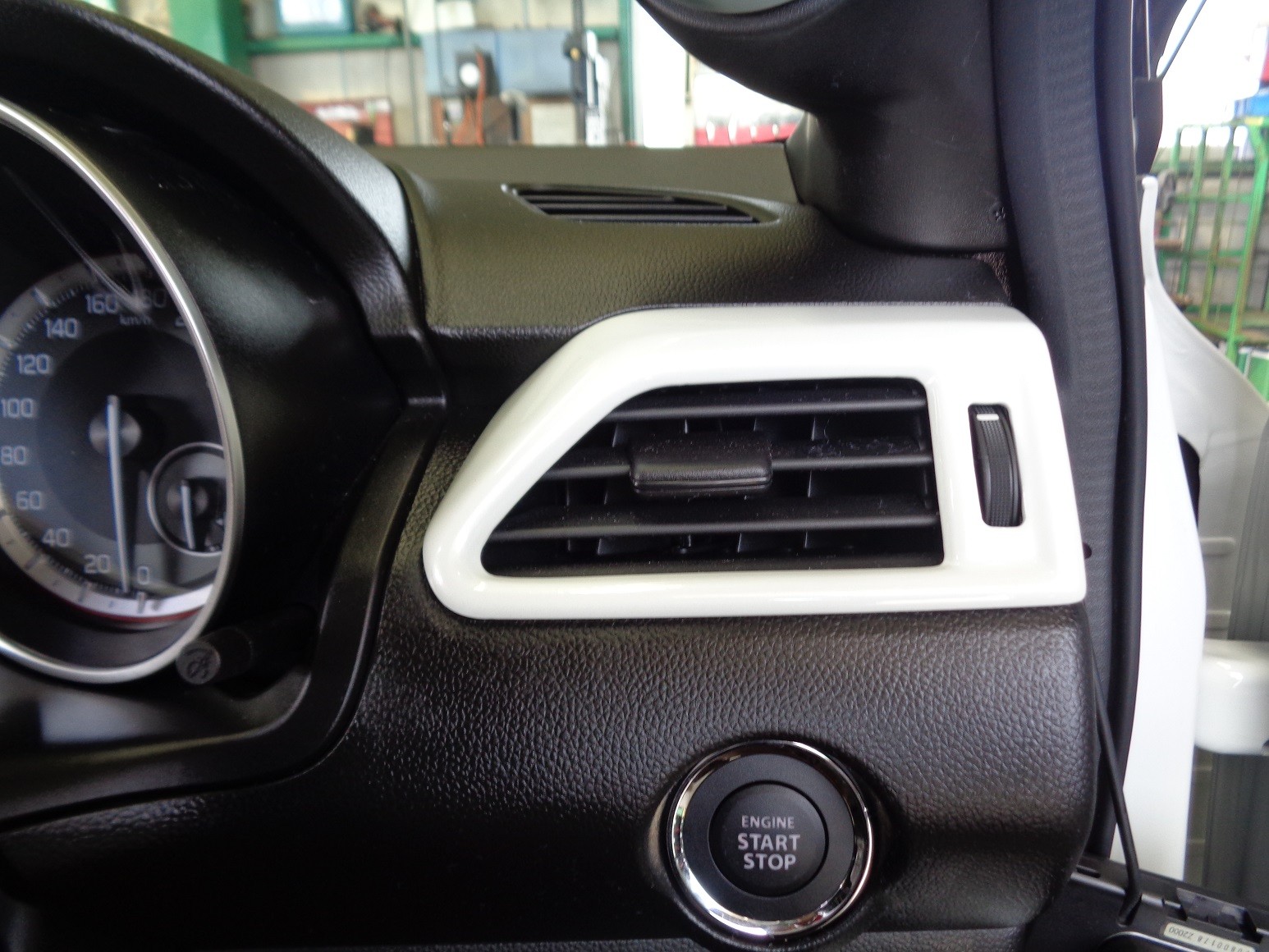 ZC33型スイフトスポーツ SWK製WRウィングで圧倒的な迫力に！ | 店舗おススメ情報 | タイヤ館 加古川中央（兵庫県）