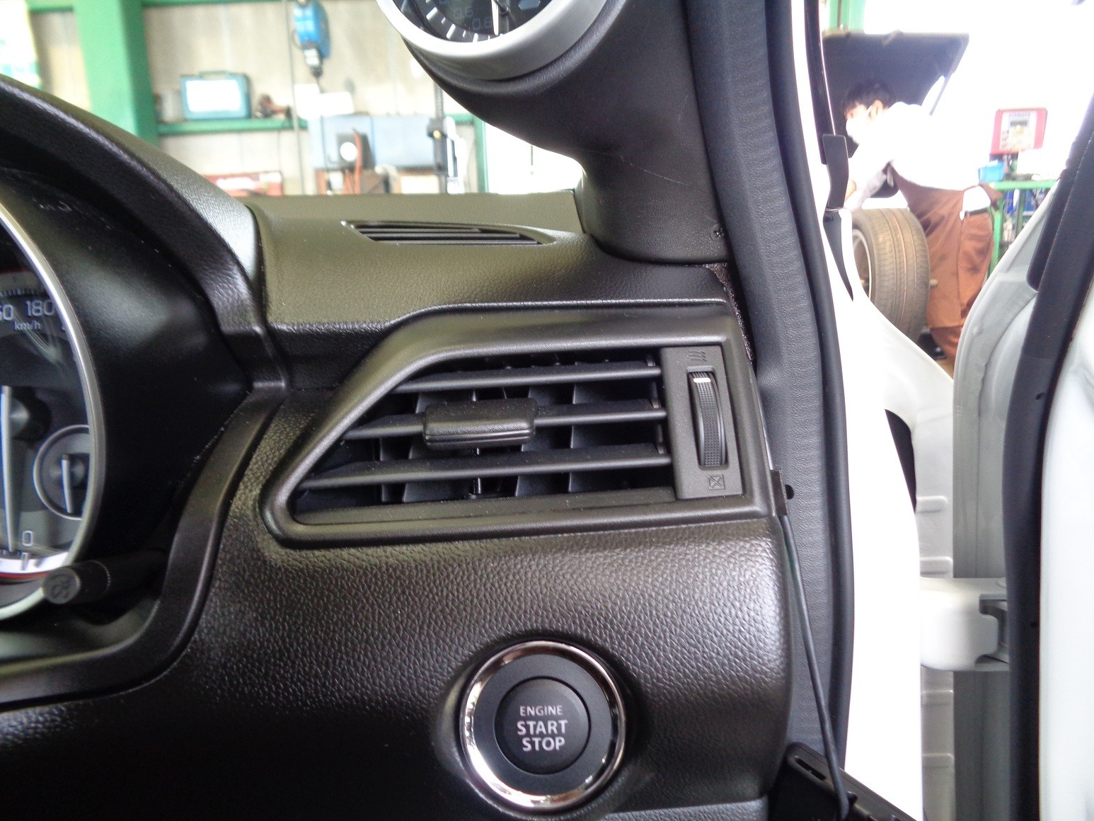 ZC33型スイフトスポーツ SWK製WRウィングで圧倒的な迫力に！ | 店舗おススメ情報 | タイヤ館 加古川中央（兵庫県）