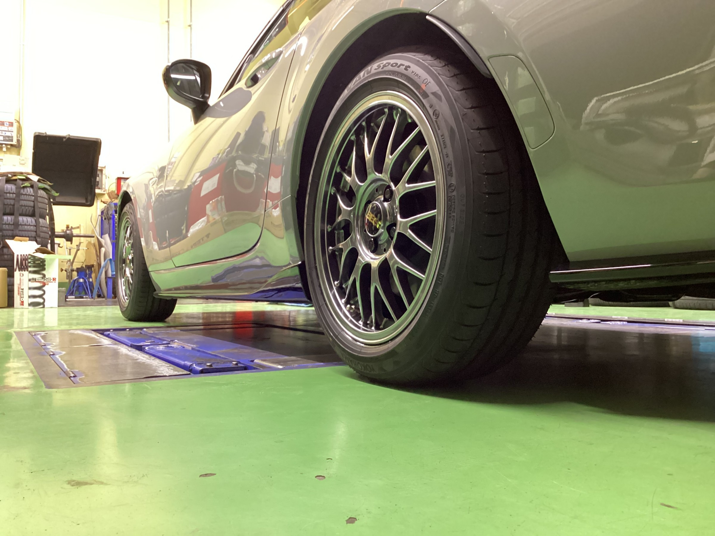 マツダ NDロードスター BBS＆RSRダウンサス取付 ① | 店舗おススメ情報 | タイヤ館 グリーンピットつくば研究学園（茨城県）