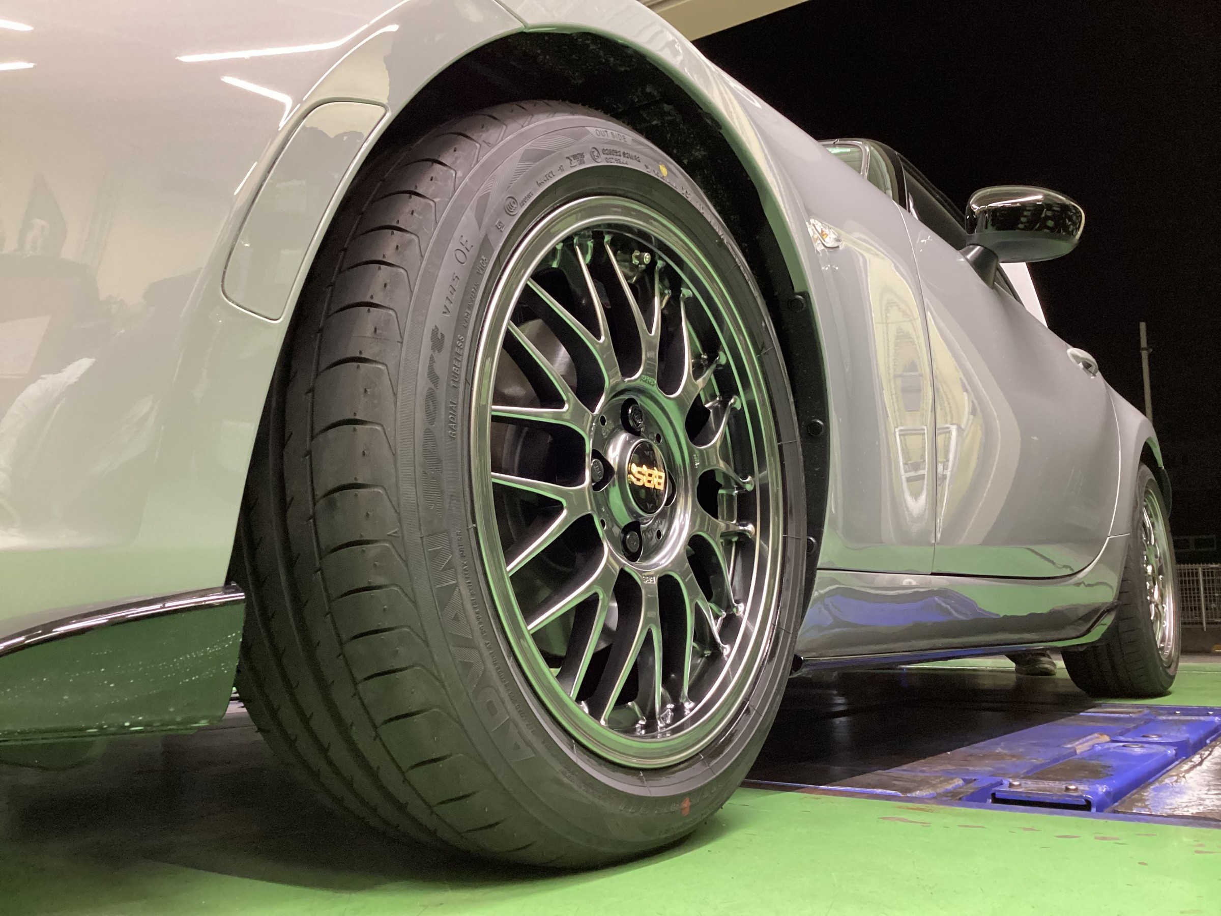 マツダ NDロードスター BBS＆RSRダウンサス取付 ① | 店舗おススメ情報 | タイヤ館 グリーンピットつくば研究学園（茨城県）