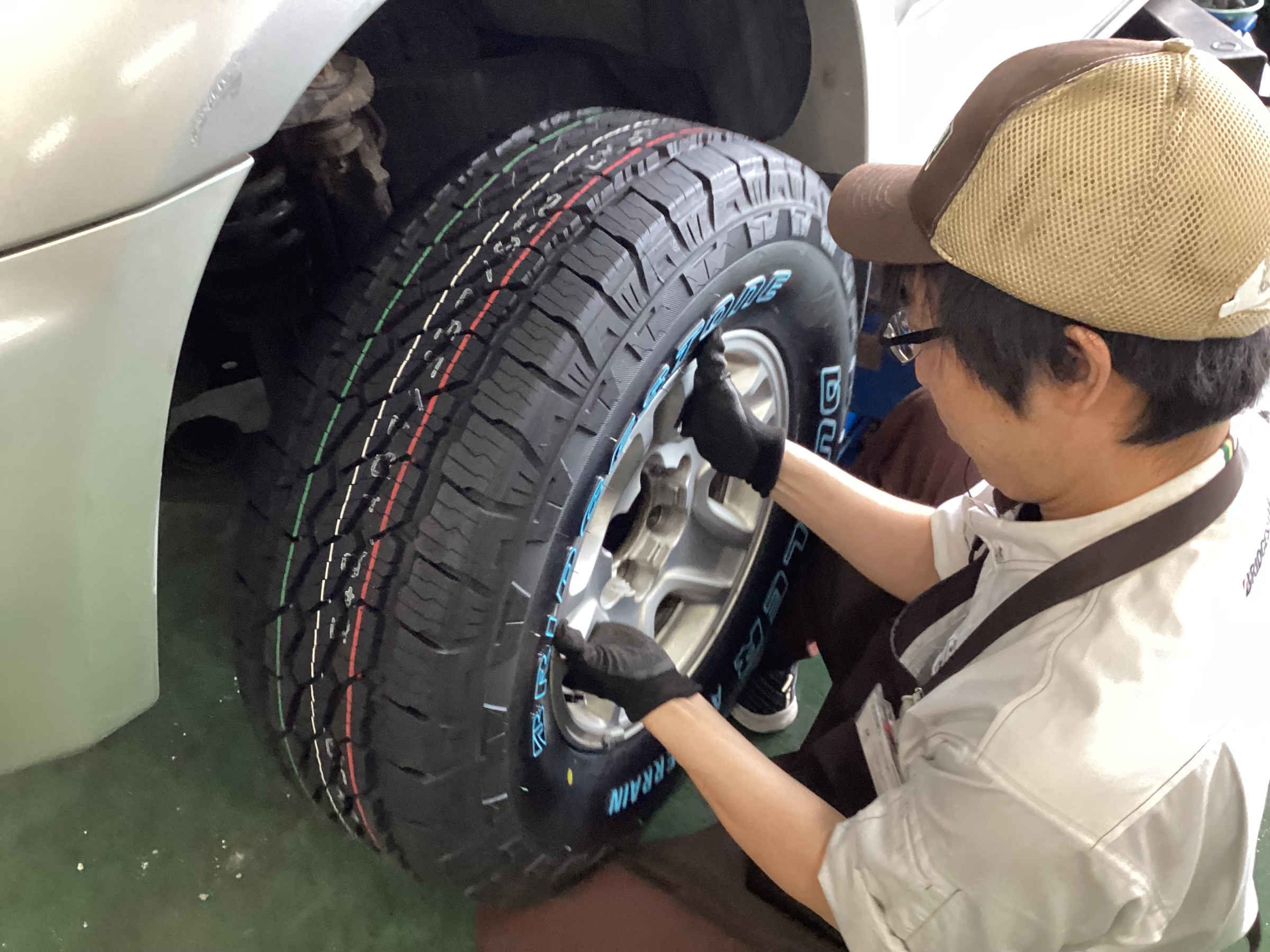 ランドクルーザープラドに今大人気！デューラー A/T002装着！ | 店舗おススメ情報 | タイヤ館 苫小牧西（北海道） | タイヤから ...