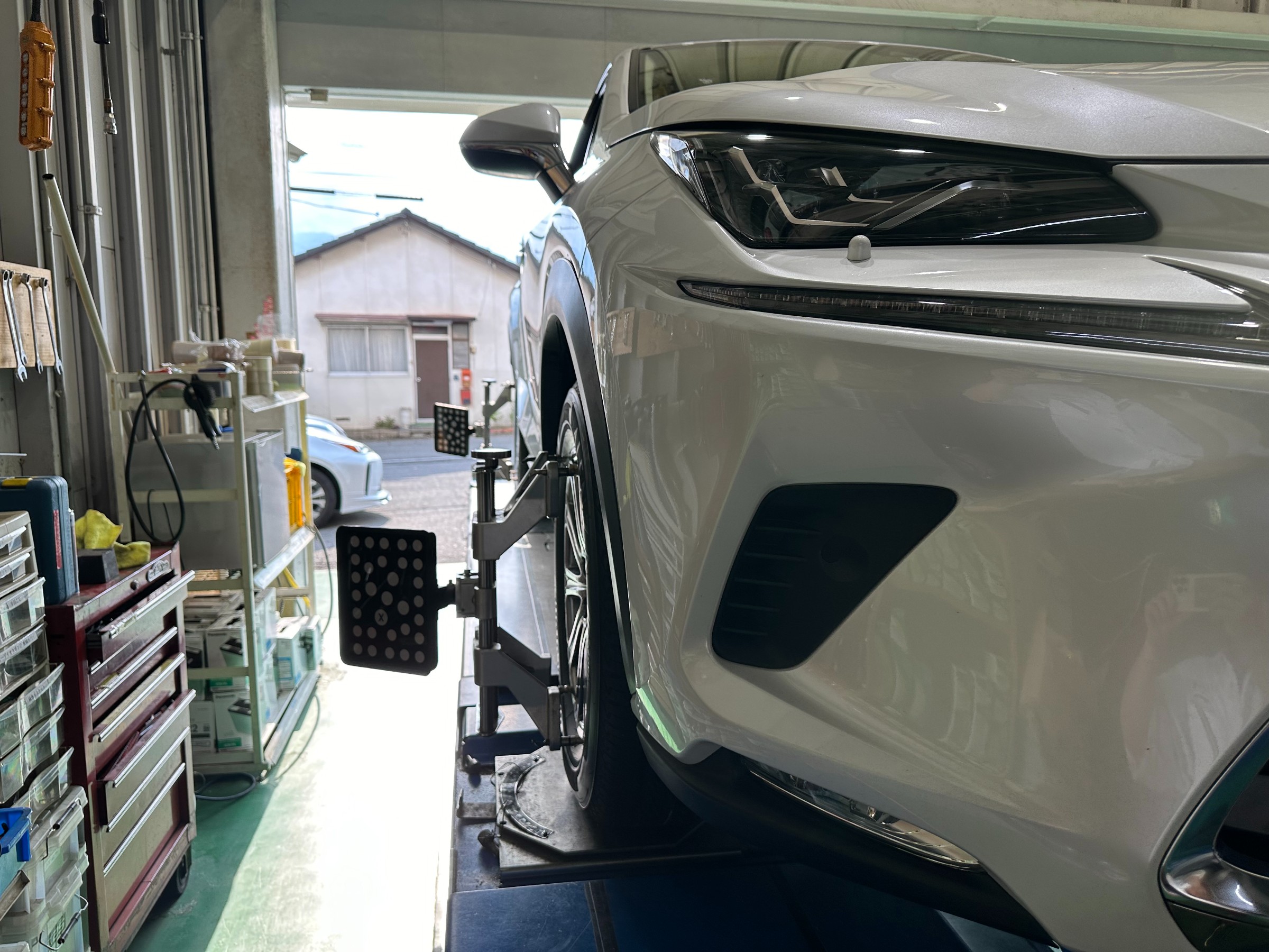 LEXUS NX300h ALENZA LX100装着！ | 店舗おススメ情報 | タイヤ館 湯村（山梨県）