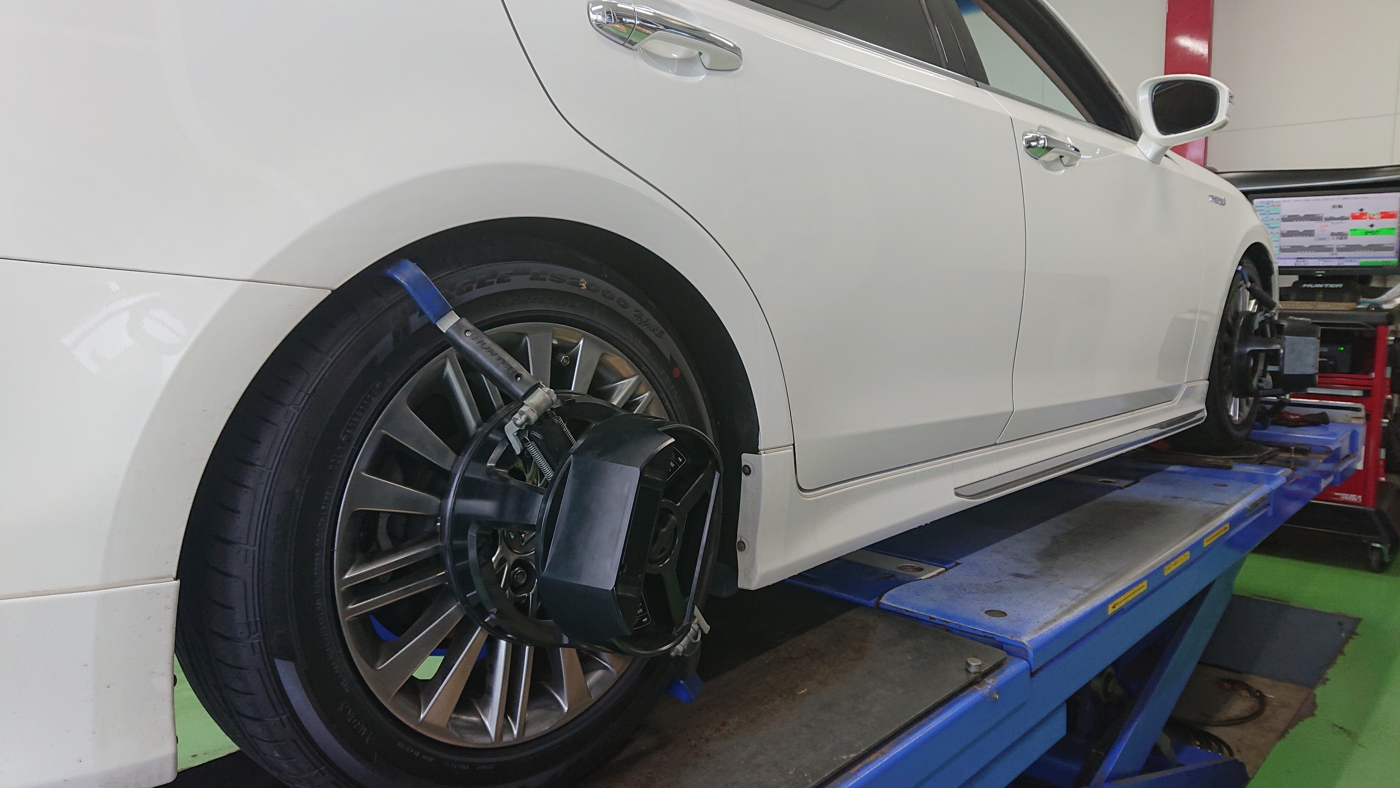 TOYOTA・CROWN・AWS210 】ダウンサス取付け | 店舗おススメ情報 | タイヤ館 土浦北インター（茨城県）