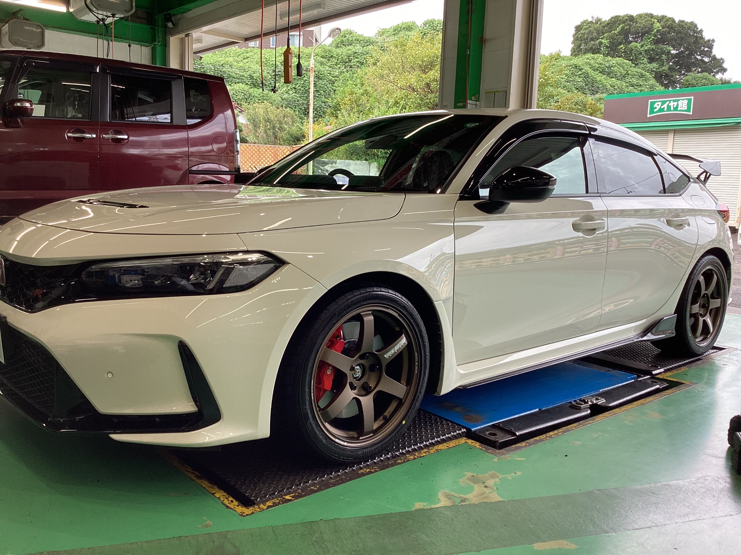 シビックタイプR FL5 TE37 SAGA S-plus お取付！ | 店舗おススメ情報 | タイヤ館 大船（神奈川県）