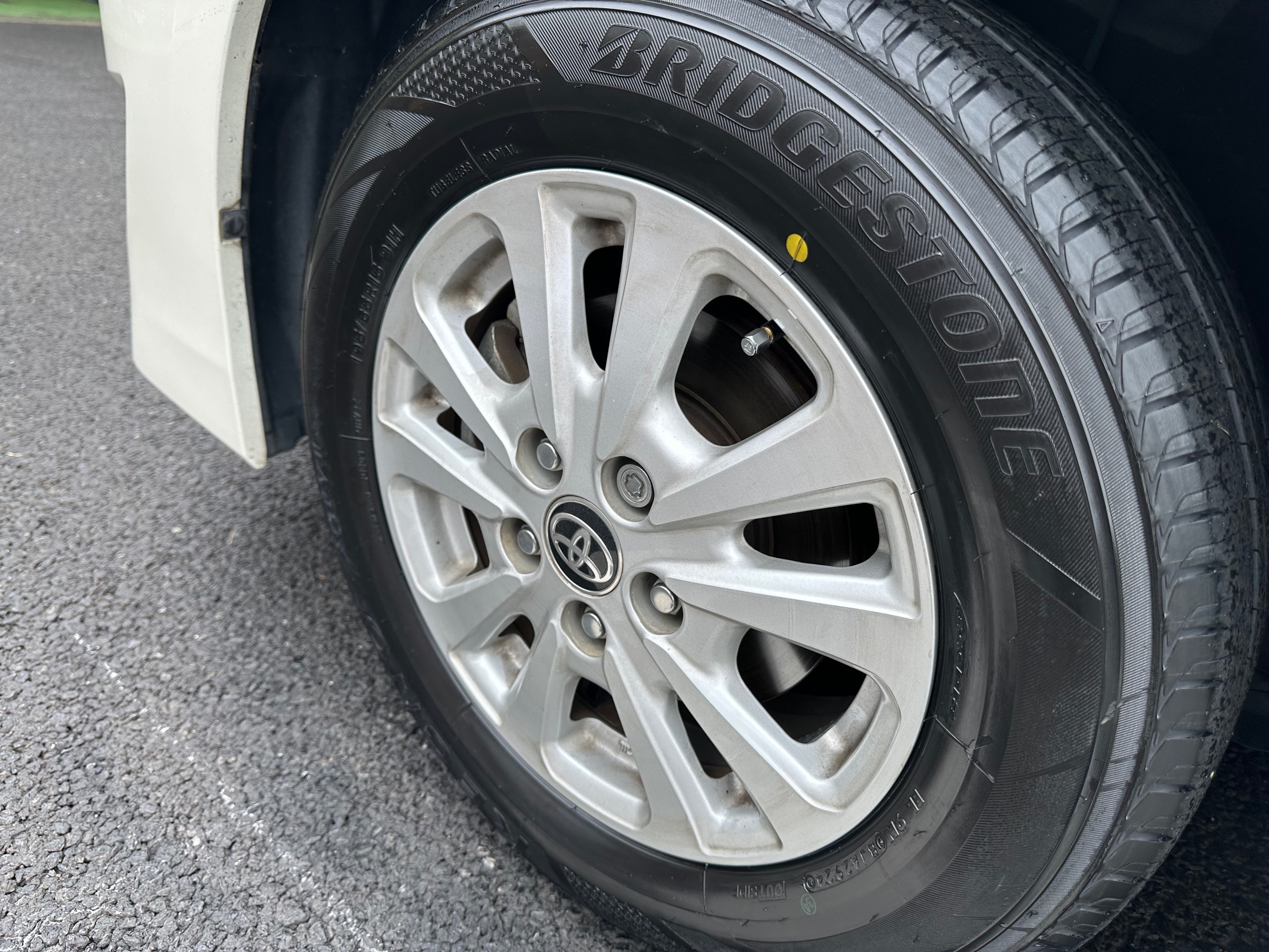 【トヨタ・ノア・ZWR80G】タイヤ交換 | 店舗おススメ情報 | タイヤ館 土浦北インター（茨城県）