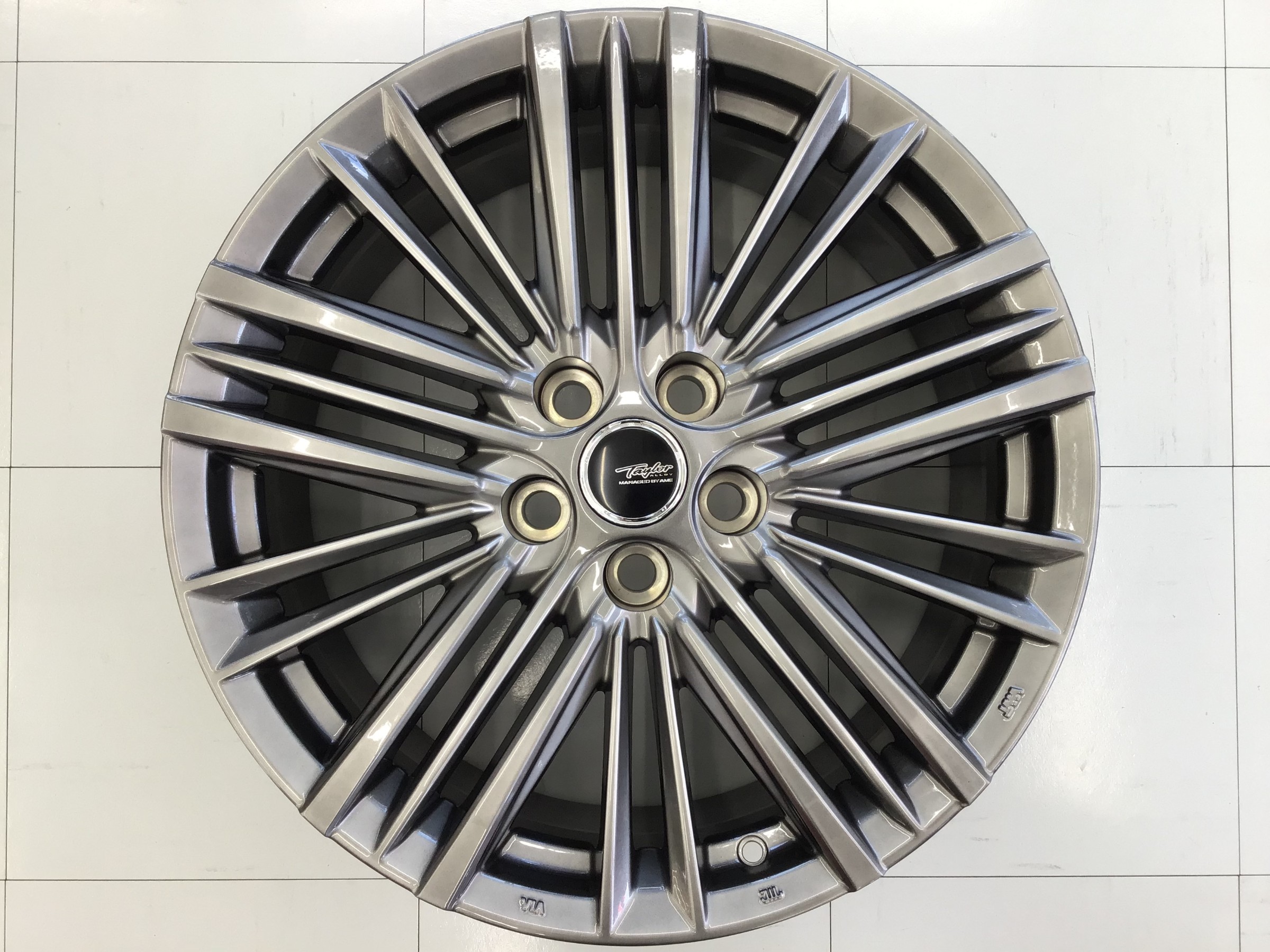 TAYLOR TL1 トヨタ車/レクサス車向け 高インチホイール | 店舗おススメ情報 | タイヤ館 小諸（長野県）