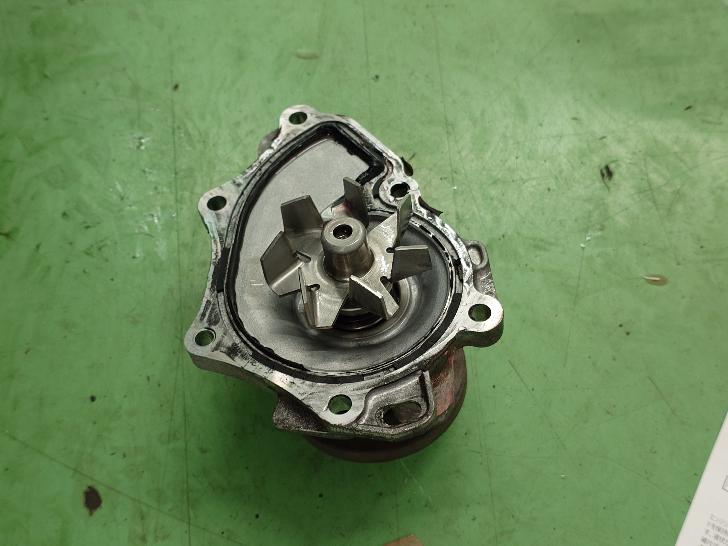 TOYOTA・ESTIMA HYBRID・AHR20 】ウォーターポンプ交換 | 店舗おススメ情報 | タイヤ館 土浦北インター（茨城県）