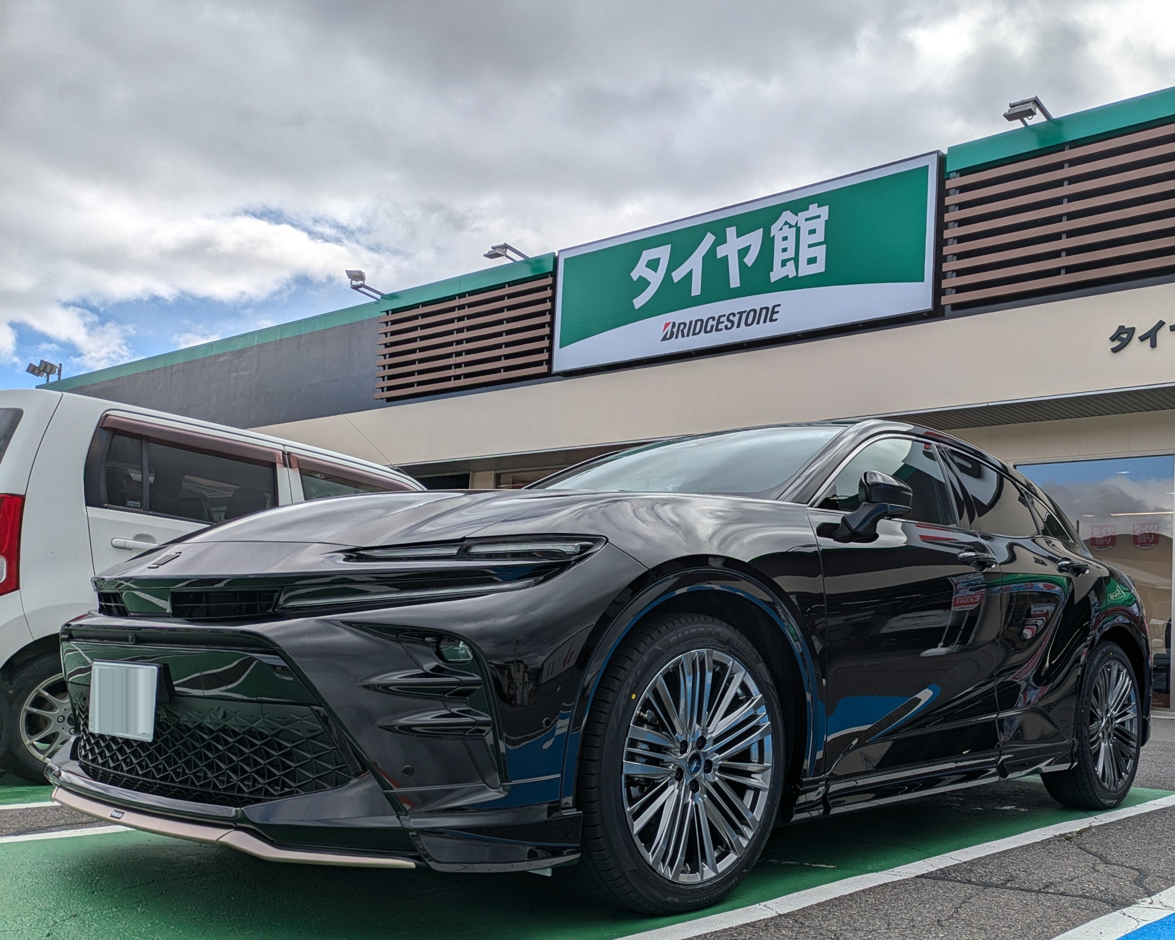 クラウン VRX3×テイラーTL1 | 店舗おススメ情報 | タイヤ館 しおだ野 | タイヤからはじまる、トータルカーメンテナンス タイヤ館グループ