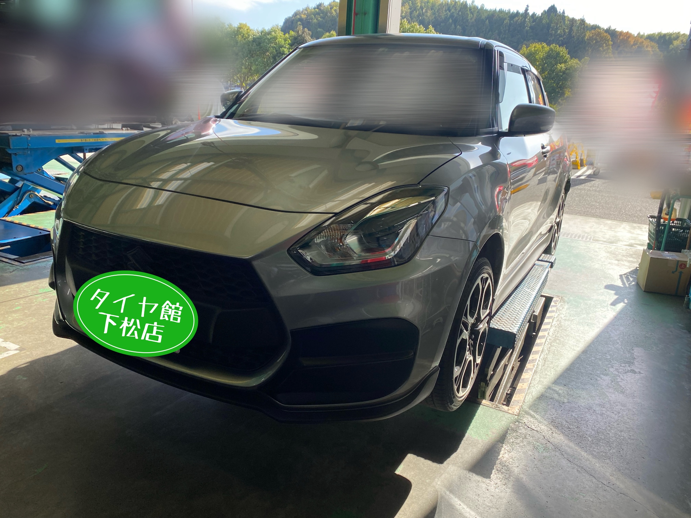 スズキ スイフトスポーツ ZC33S型 まだまだ寒い日は続きます〜スタッドレスタイヤ装着。ブリヂストンのブリザックVRX3。 | 店舗おススメ情報 | タイヤ館 下松（山口県）