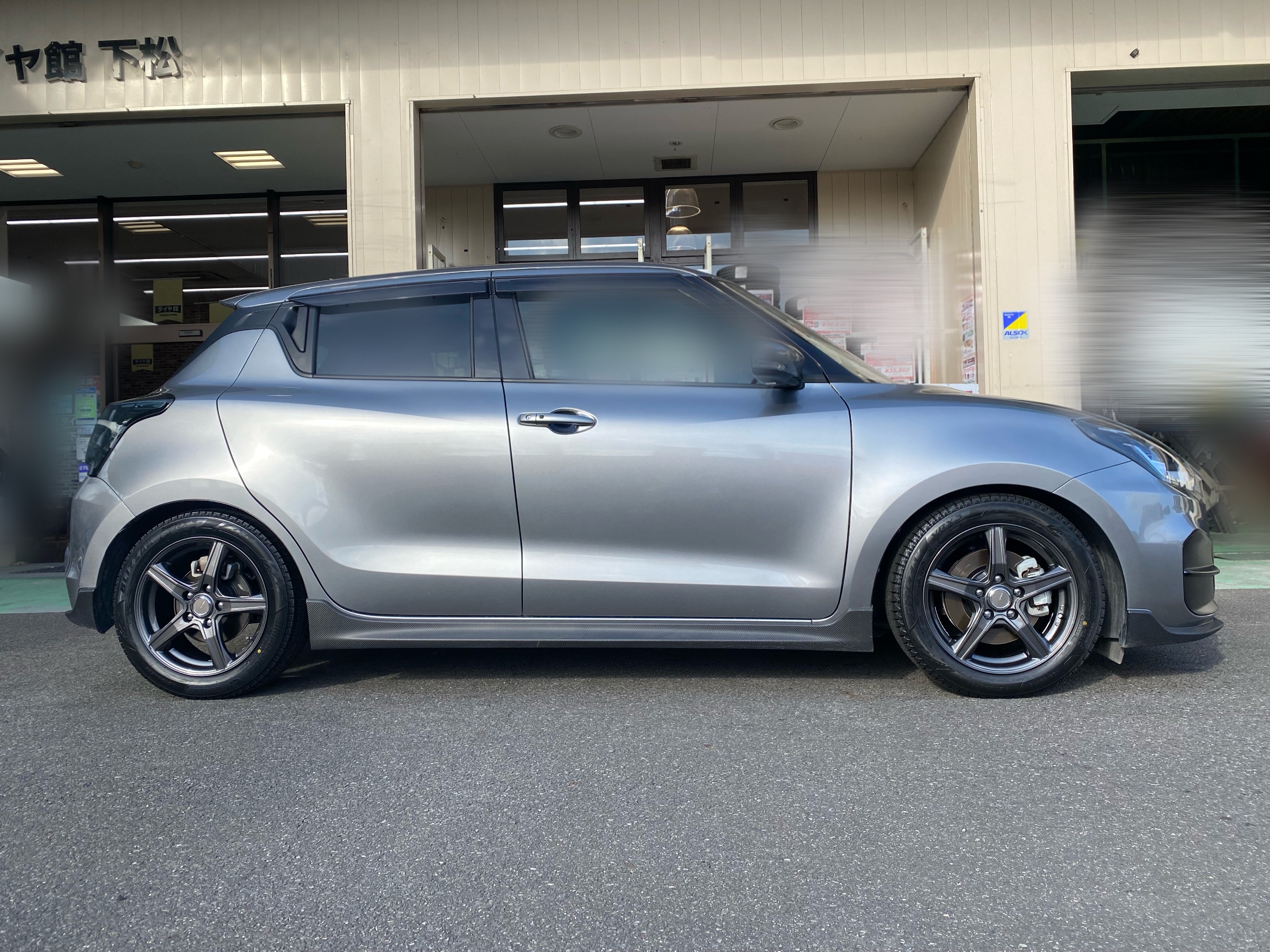 スズキ スイフトスポーツ ZC33S型 まだまだ寒い日は続きます〜スタッドレスタイヤ装着。ブリヂストンのブリザックVRX3。 | 店舗おススメ情報 | タイヤ館 下松（山口県）