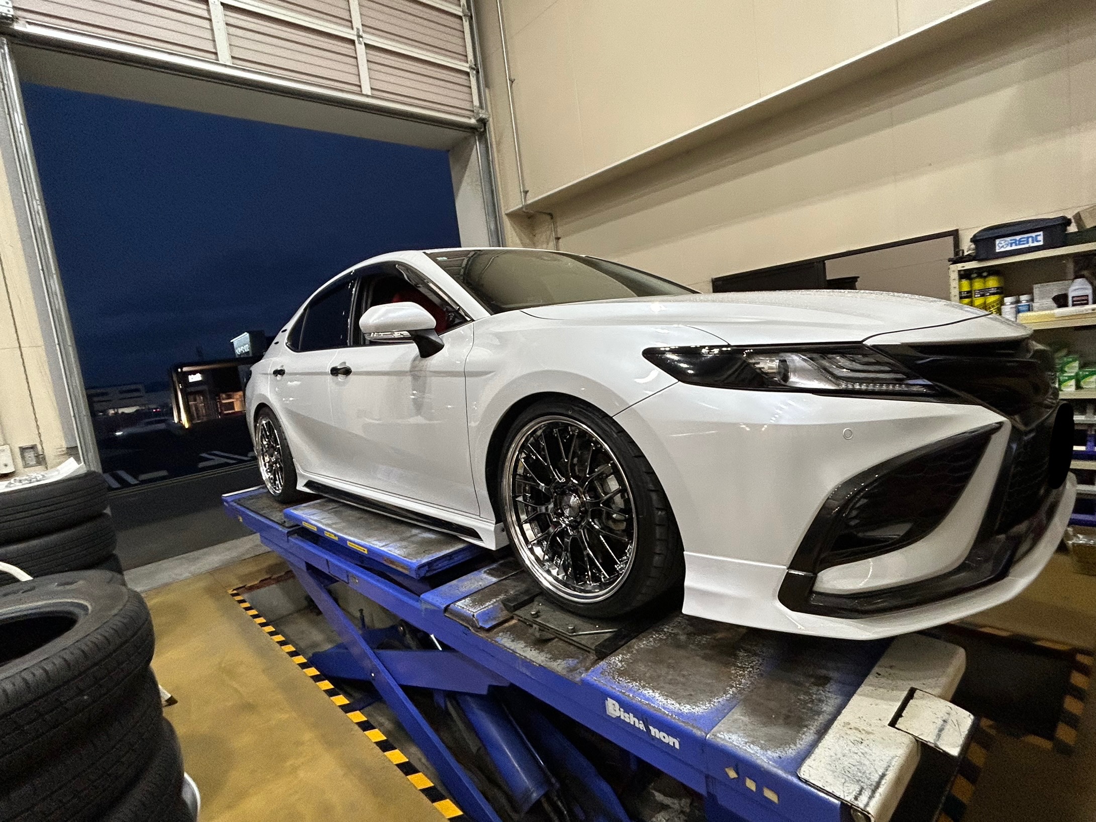 トヨタ カムリ 70系 後期 SSR REINER M10S お取付け！ | 店舗おススメ情報 | タイヤ館 飯塚（福岡県）