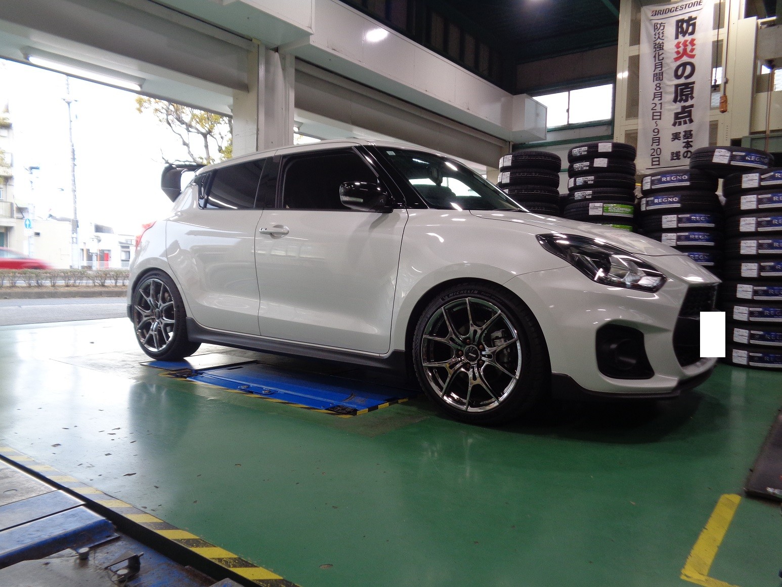 ZC33型スイフトスポーツ 18インチ装着は当たり前でいいんでしたっけ？ | 店舗おススメ情報 | タイヤ館 明石（兵庫県）
