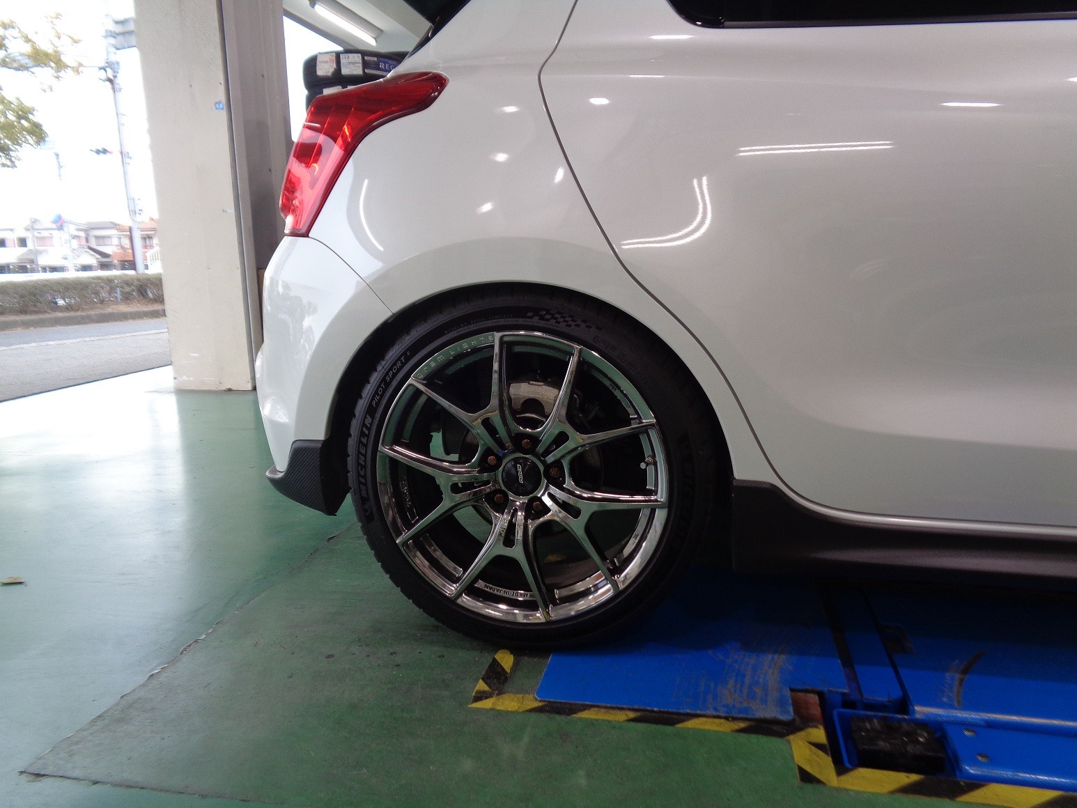 ZC33型スイフトスポーツ 18インチ装着は当たり前でいいんでしたっけ？ | 店舗おススメ情報 | タイヤ館 明石（兵庫県）