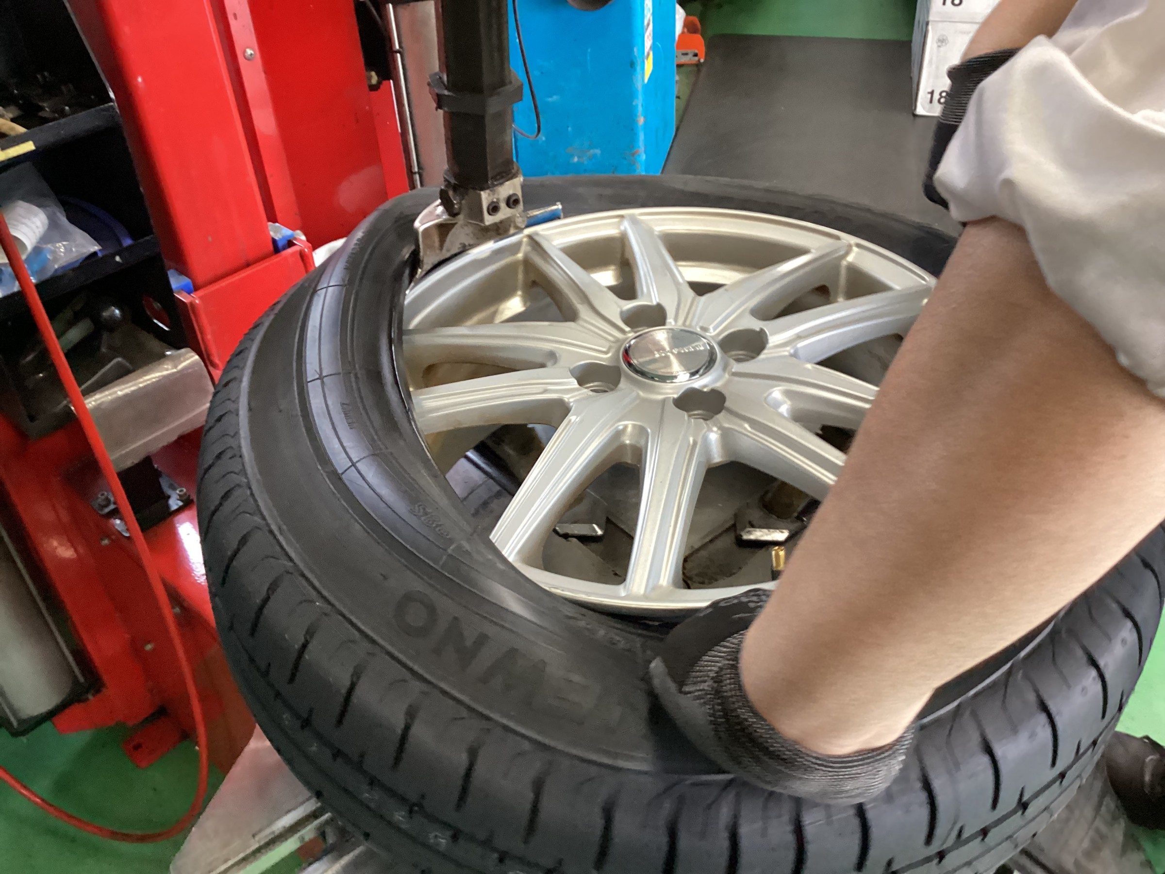 日産 ノート 6AA-E13 ブリヂストンNEWENO 185/65R15 取付 | 店舗おススメ情報 | タイヤ館 西宮（兵庫県）