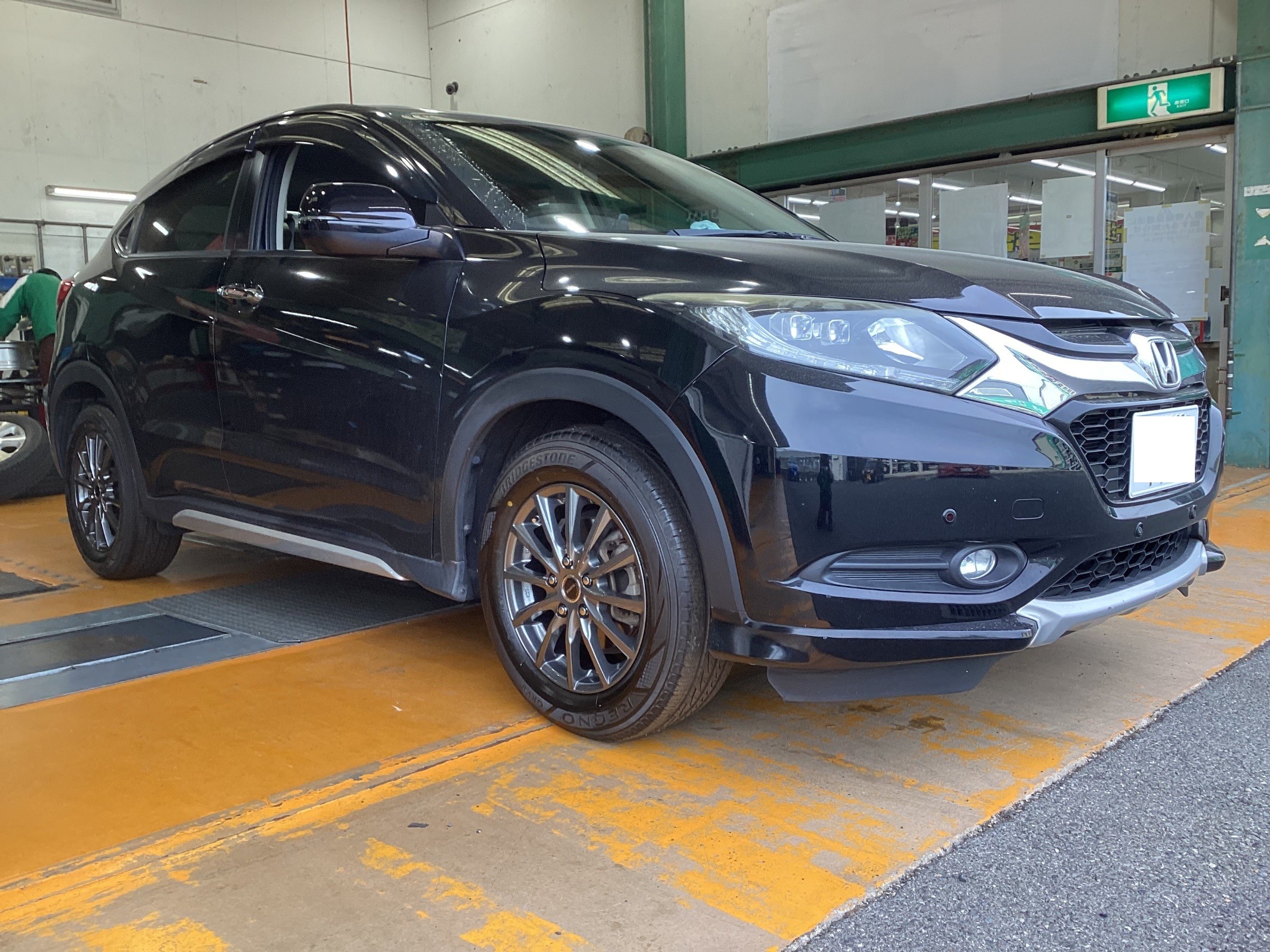 ホンダ★ヴェゼル バルミナAR12 装着 | 店舗おススメ情報 | タイヤ館 高槻（大阪府）