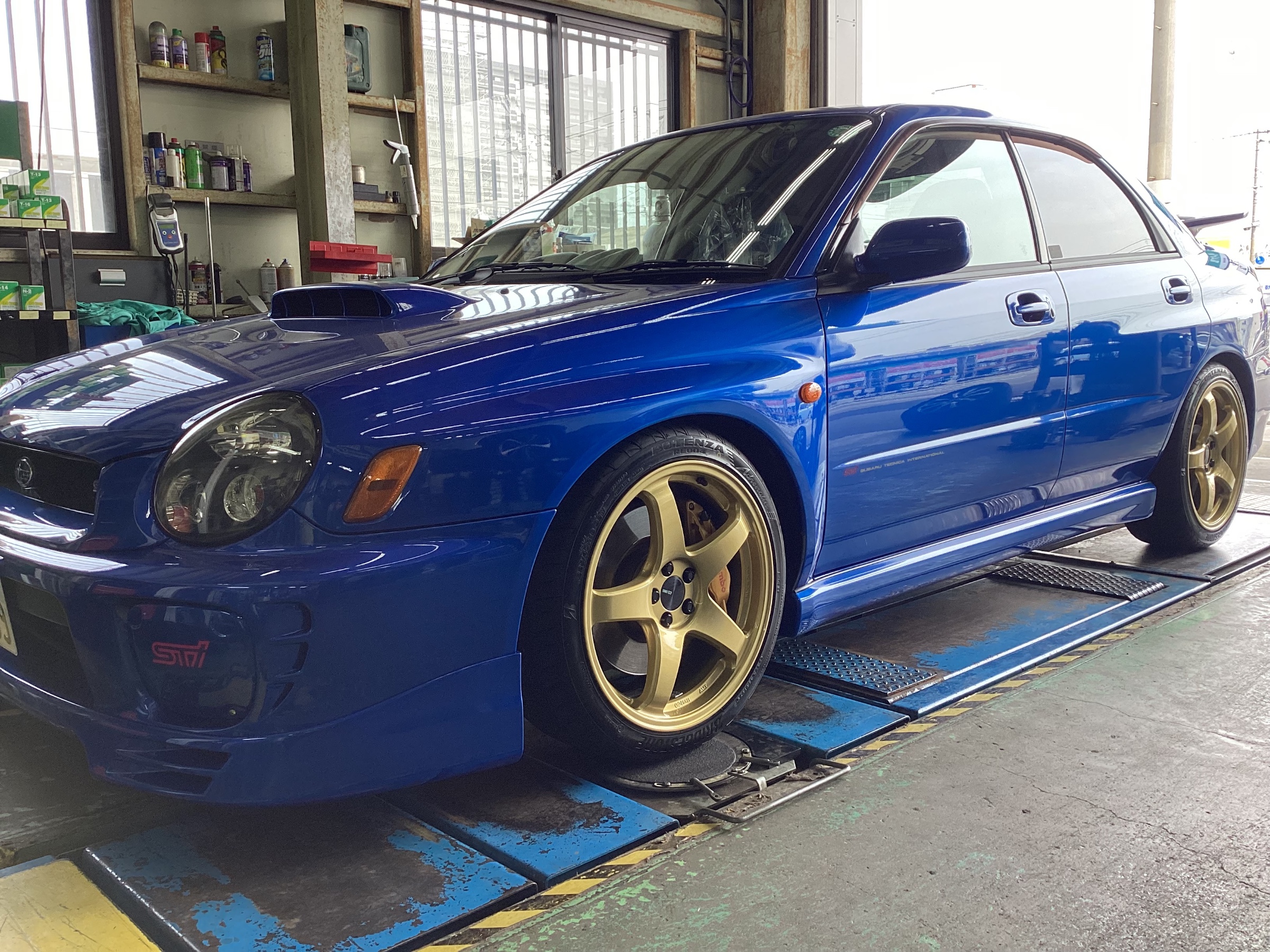 SUBARU インプレッサ GDB エンケイ PF05 ホイール取り付け 225/40R18 | 店舗おススメ情報 | タイヤ館 おのみち（広島県）