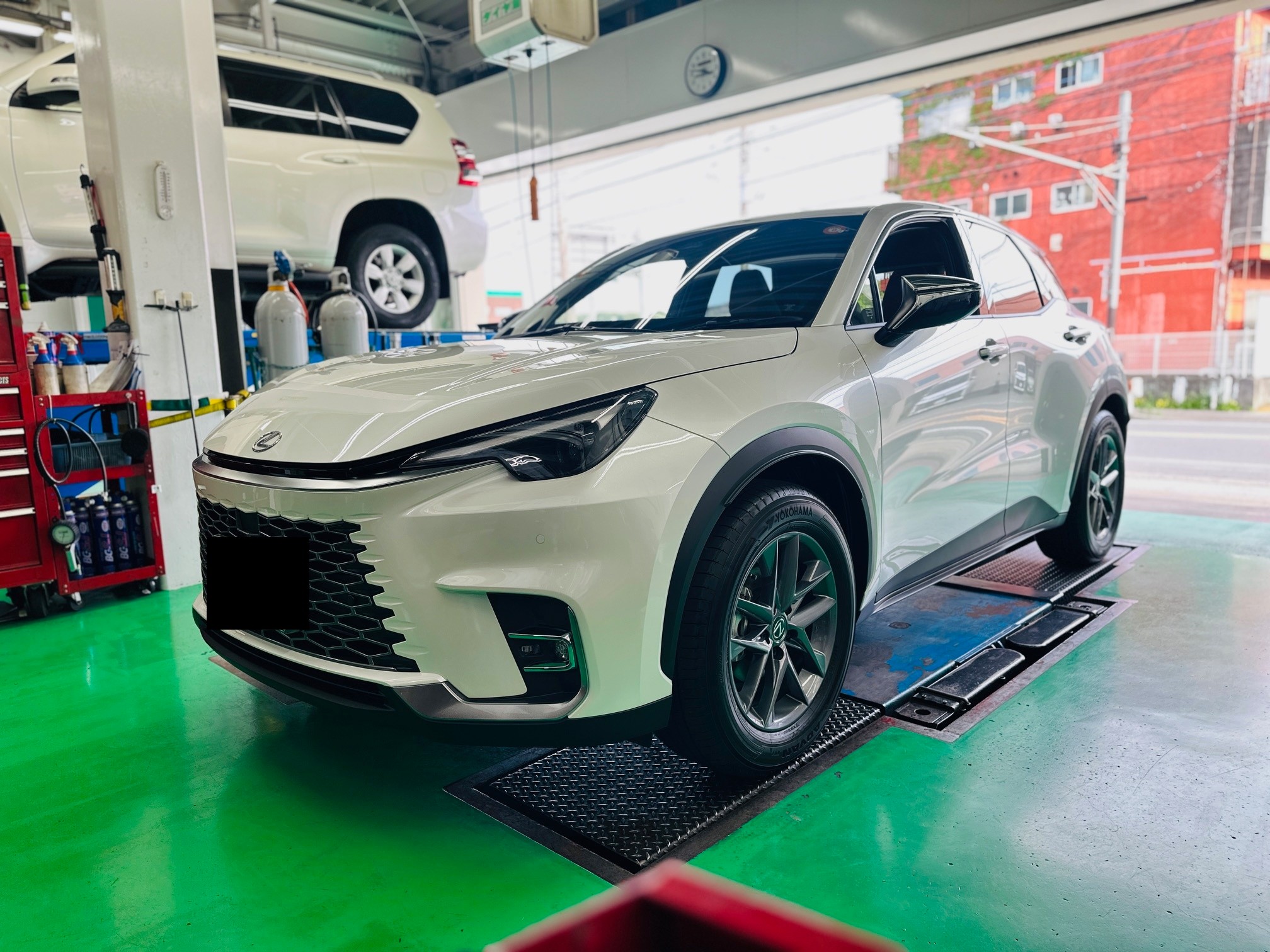 初入庫！レクサスLBX MID EXCLUSIVE 029F 18インチ 取付 | 店舗おススメ情報 | タイヤ館 瀬谷（神奈川県）