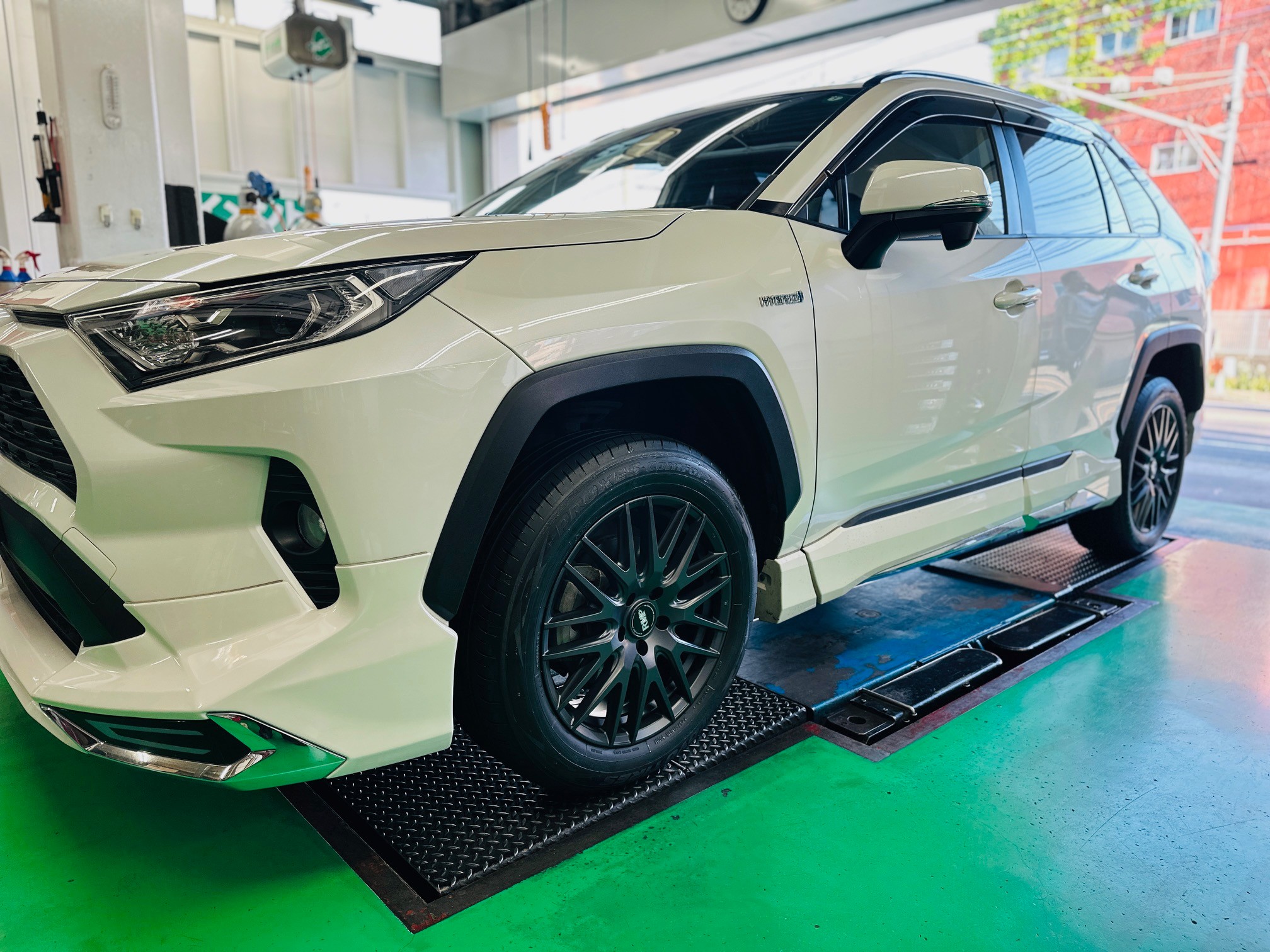 トヨタ RAV4 MID EXCLUSIVE 028F 18インチ取付 | 店舗おススメ情報 | タイヤ館 瀬谷（神奈川県）