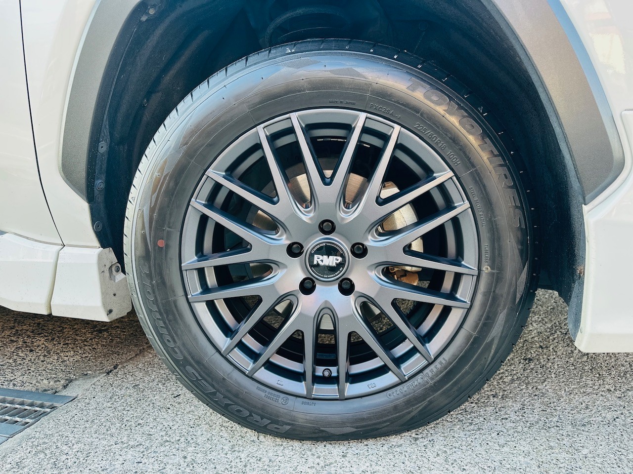 トヨタ RAV4 MID EXCLUSIVE 028F 18インチ取付 | 店舗おススメ情報 | タイヤ館 瀬谷（神奈川県）