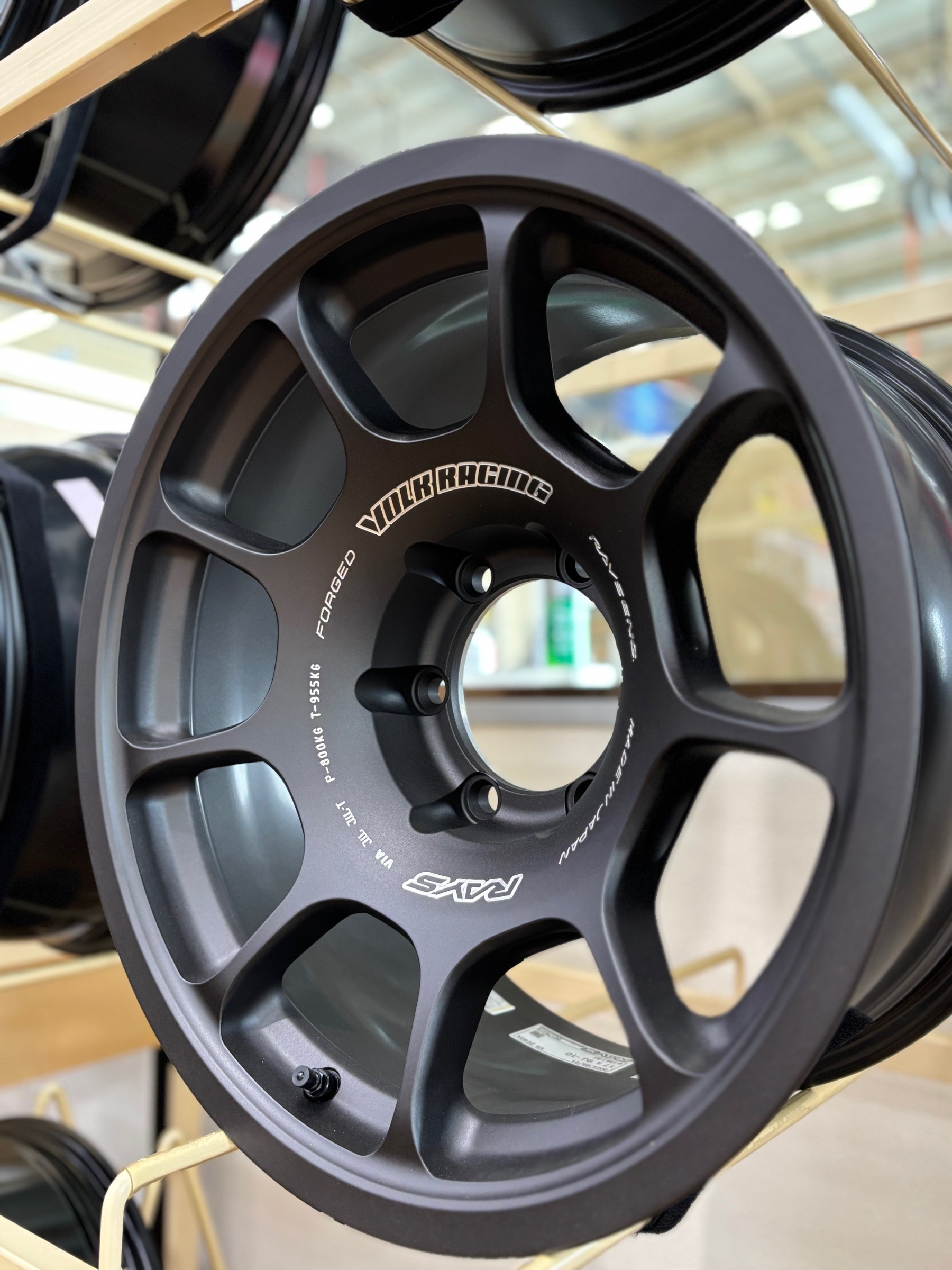 ニューフェイスご紹介！店内展示品に8アイテム追加【WORK RAYS】 | 店舗おススメ情報 | タイヤ館 松江南（島根県）