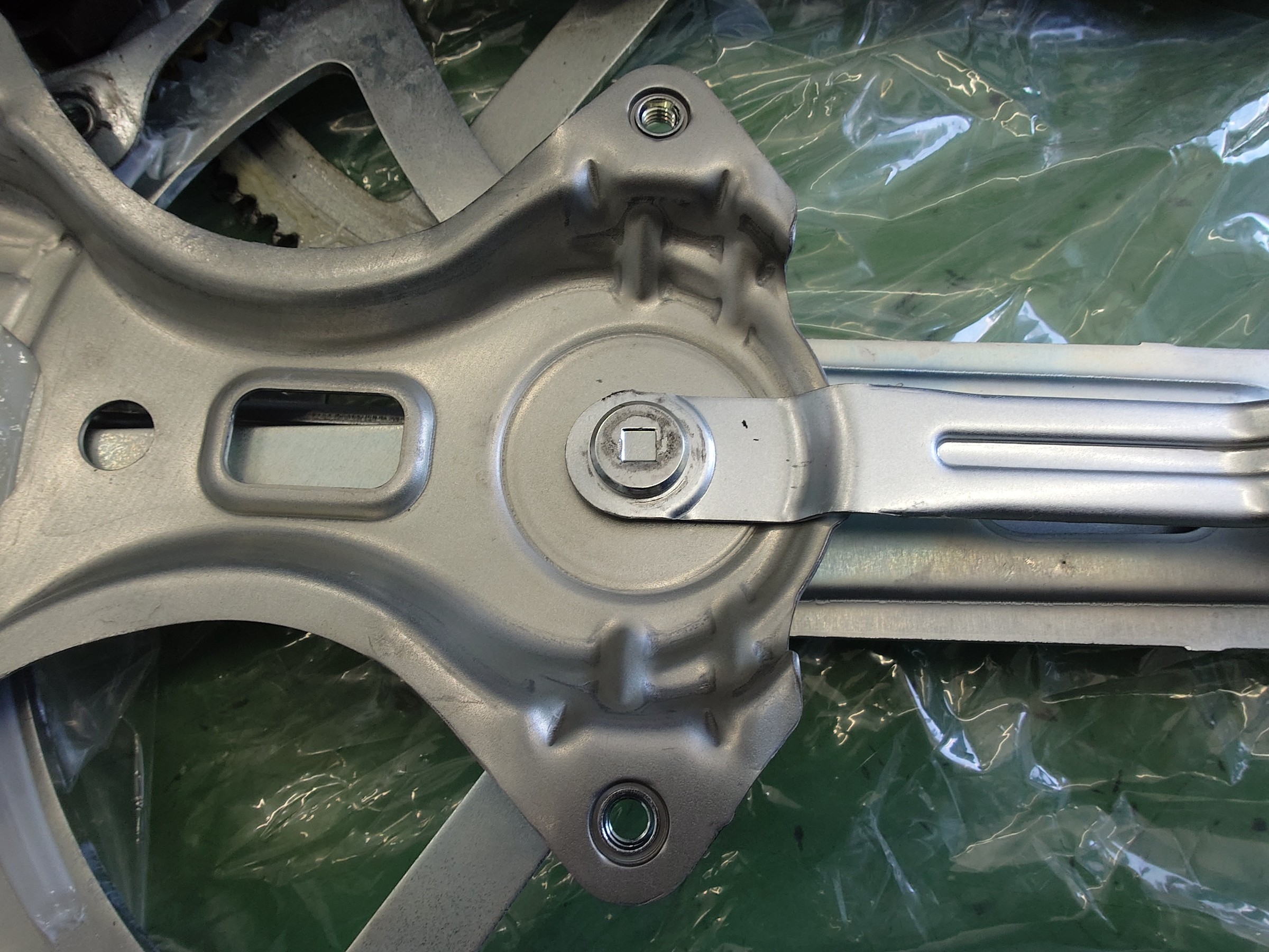 TOYOTA・HIACE・TRH200 】パワーウィンドゥレギュレーター交換 | 店舗おススメ情報 | タイヤ館 土浦北インター（茨城県）