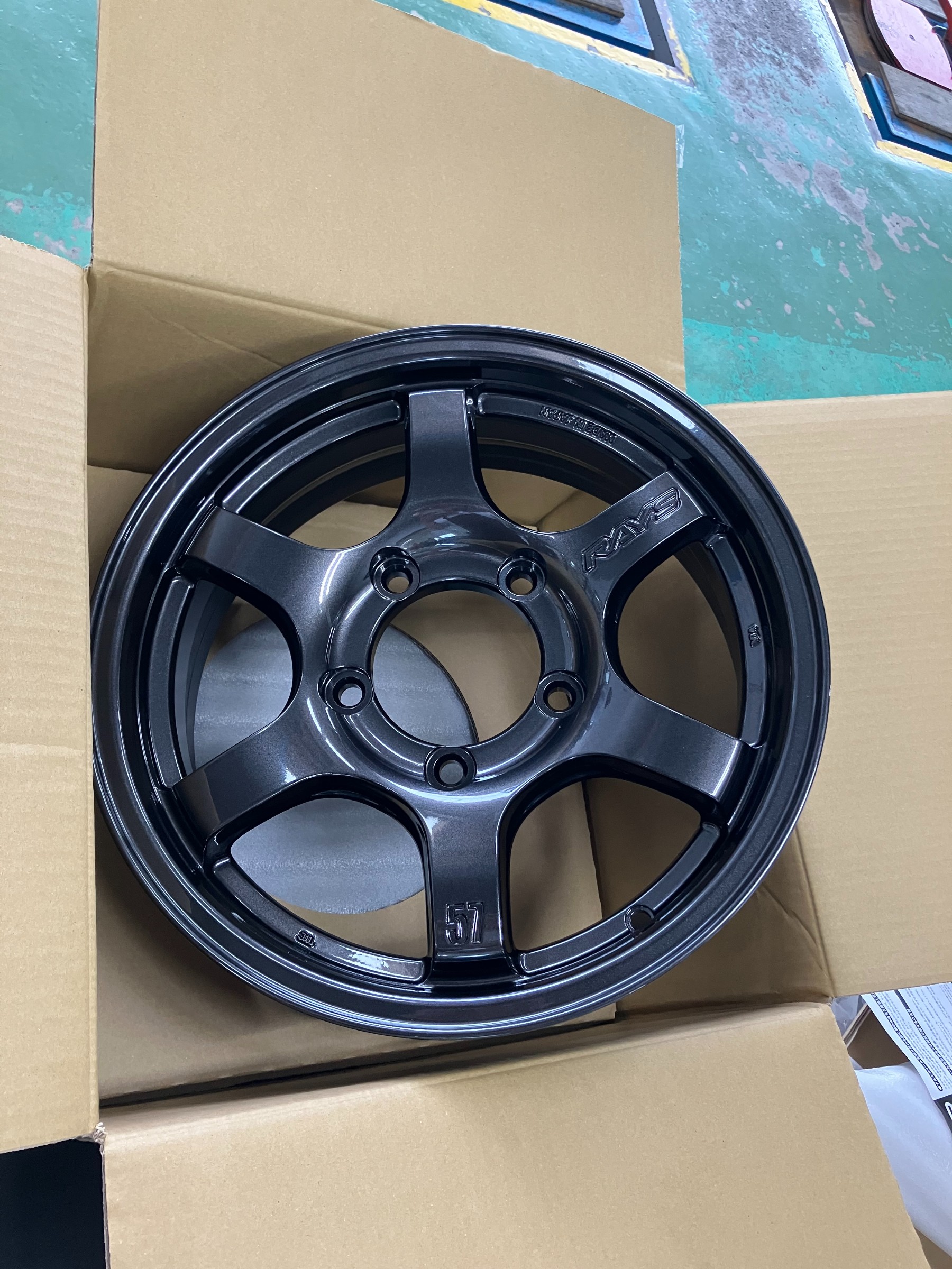 ジムニーJB64W RAYS グラムライツ 57DR-X 取り付け | 店舗おススメ情報 | タイヤ館 出雲（島根県） | タイヤからはじまる、トータルカーメンテナンス タイヤ館グループ