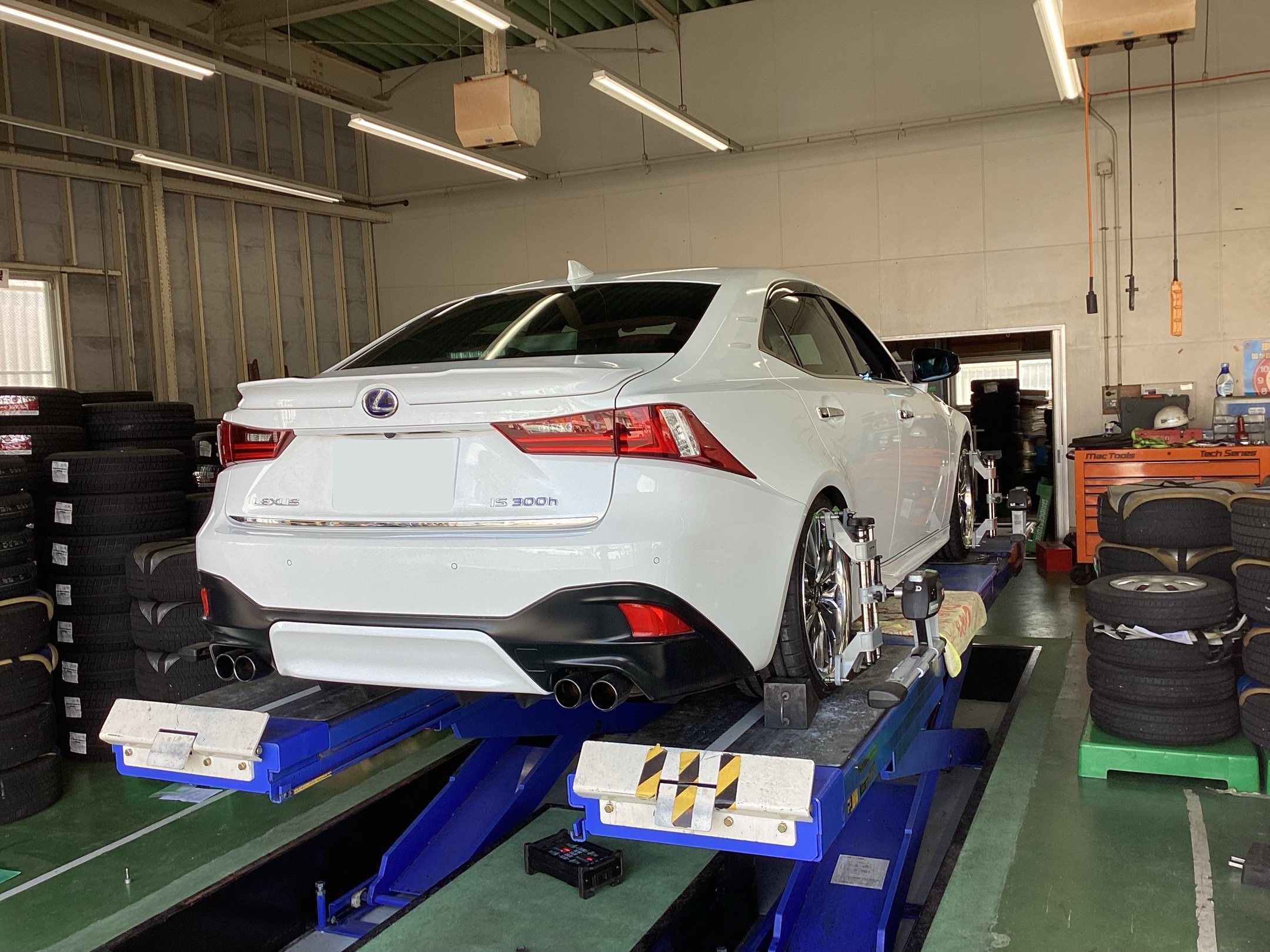 レクサス・IS300h(AVE30)〜ダウンサス取り付け(RSR Ti2000)〜 | 店舗おススメ情報 | タイヤ館 ひたち多賀（茨城県）