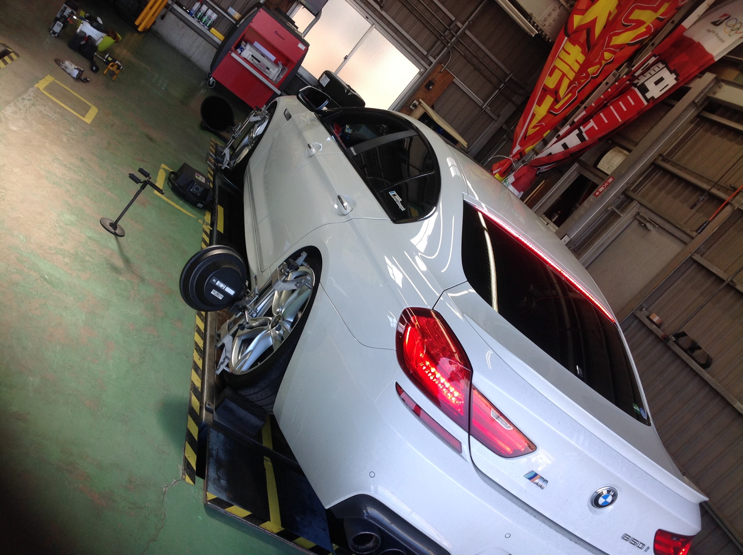 【BMW 6シリーズ E62】タイヤ交換・アライメント測定 | 店舗おススメ情報 | タイヤ館 294谷和原ｲﾝﾀｰ（茨城県）