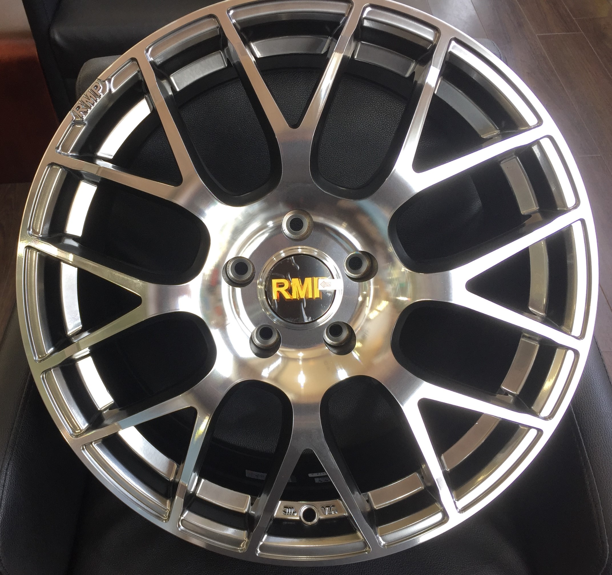 【サンプルホイール】RMP028F | 店舗おススメ情報 | タイヤ館 徳島（徳島県）