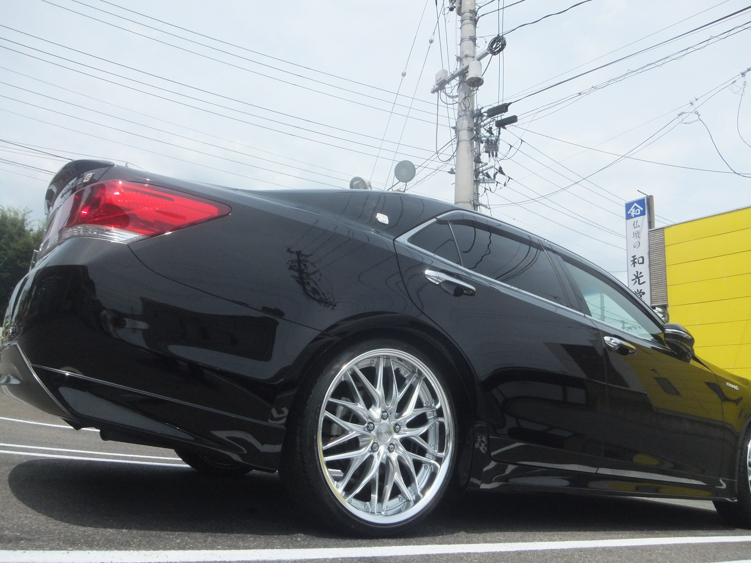 AWS210 クラウン Hybrid 20ｲﾝﾁホイール+TPMS＋アライメント | 店舗おススメ情報 | タイヤ館 平（福島県）