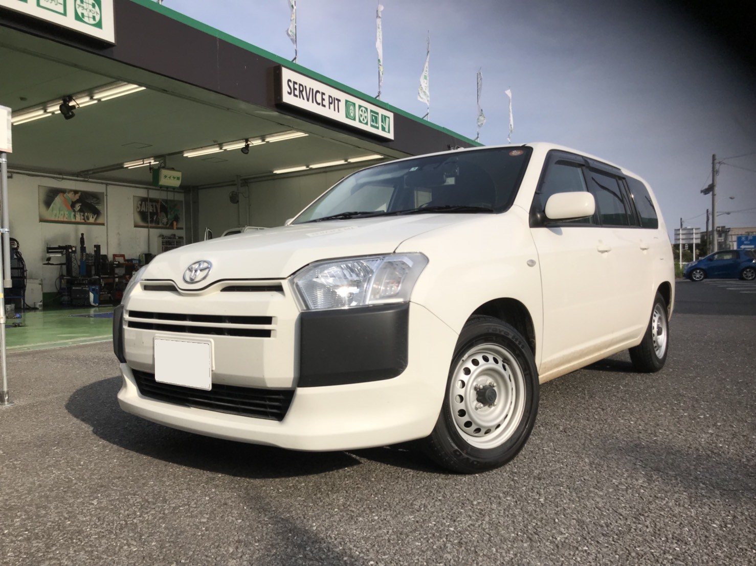 【トヨタ・サクシード・NCP160】ポジションライト交換 | 店舗おススメ情報 | タイヤ館 土浦北インター（茨城県）