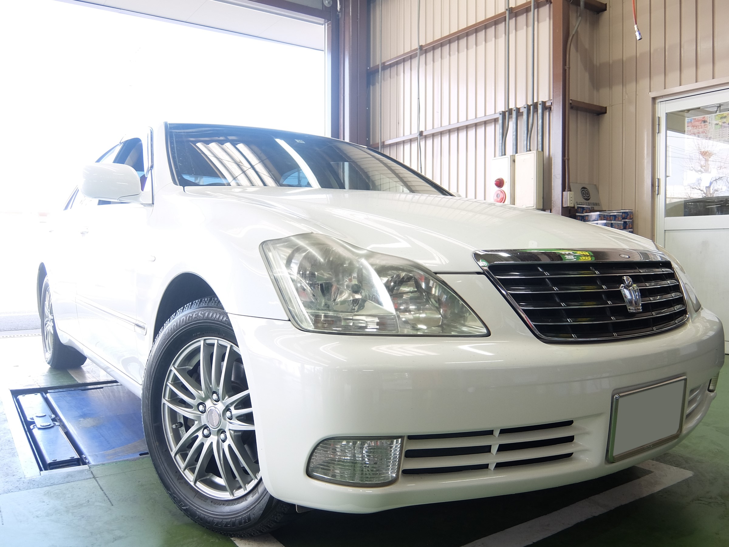 【トヨタ・クラウン・GRS182】ホイール交換 | 店舗おススメ情報 | タイヤ館 うしく上柏田（茨城県）