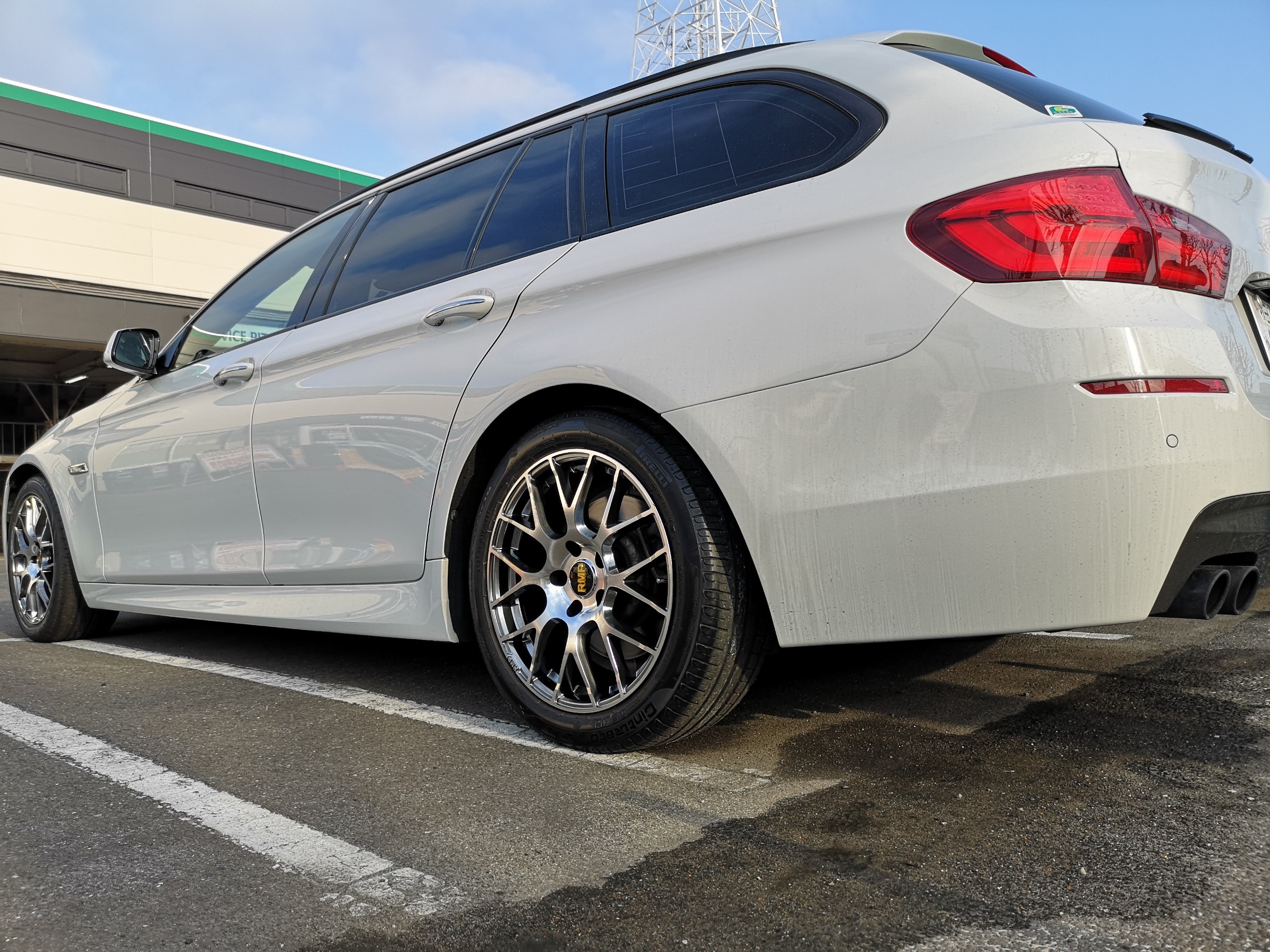 BMW にマルカサービス RMP028F 装着 | 店舗おススメ情報 | タイヤ館 秋田（秋田県）