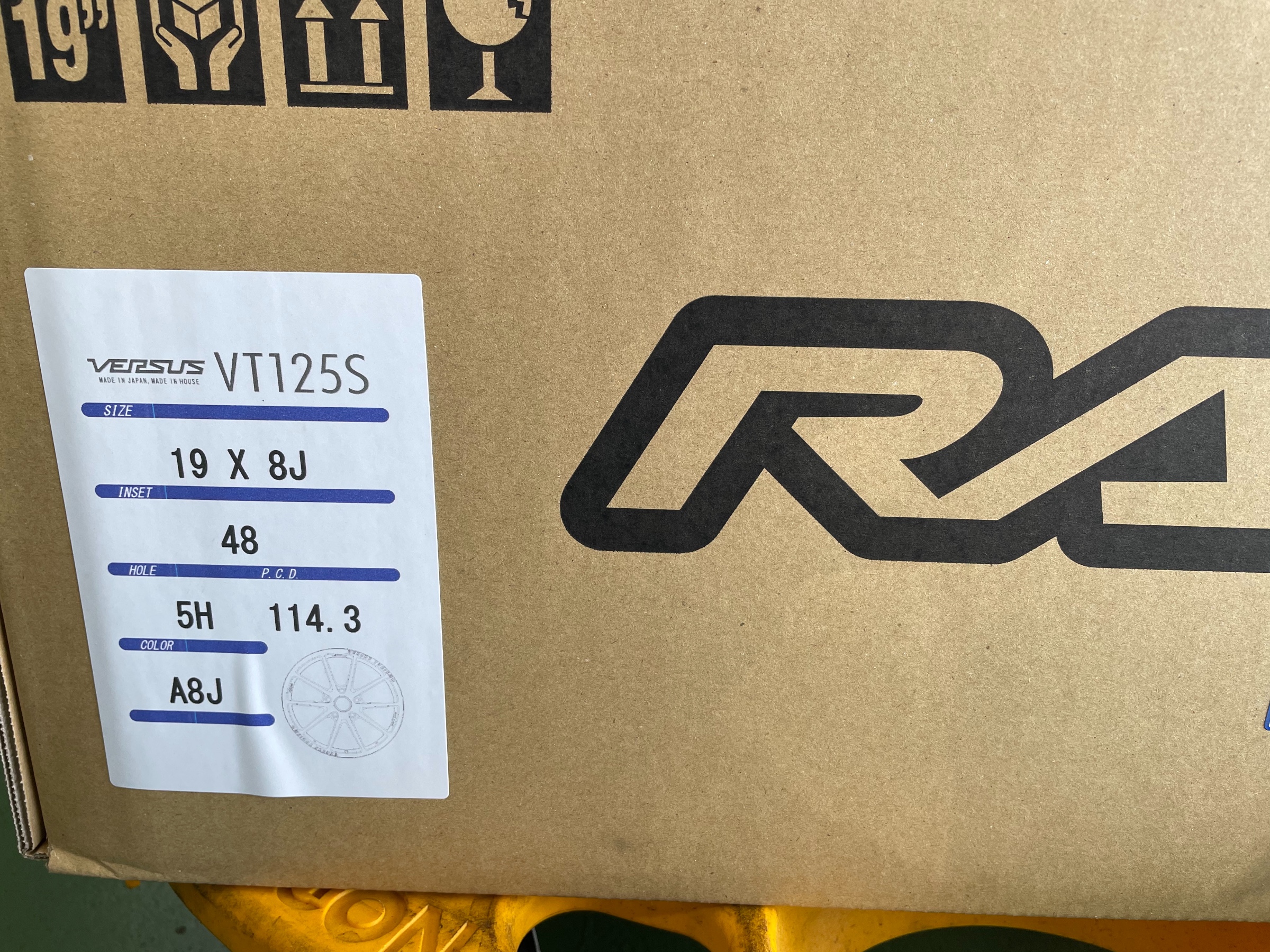ヴェゼル(RV5) RAYS VERSUS VT125S装着 | 店舗おススメ情報 | タイヤ館 さつま泉北（大阪府）