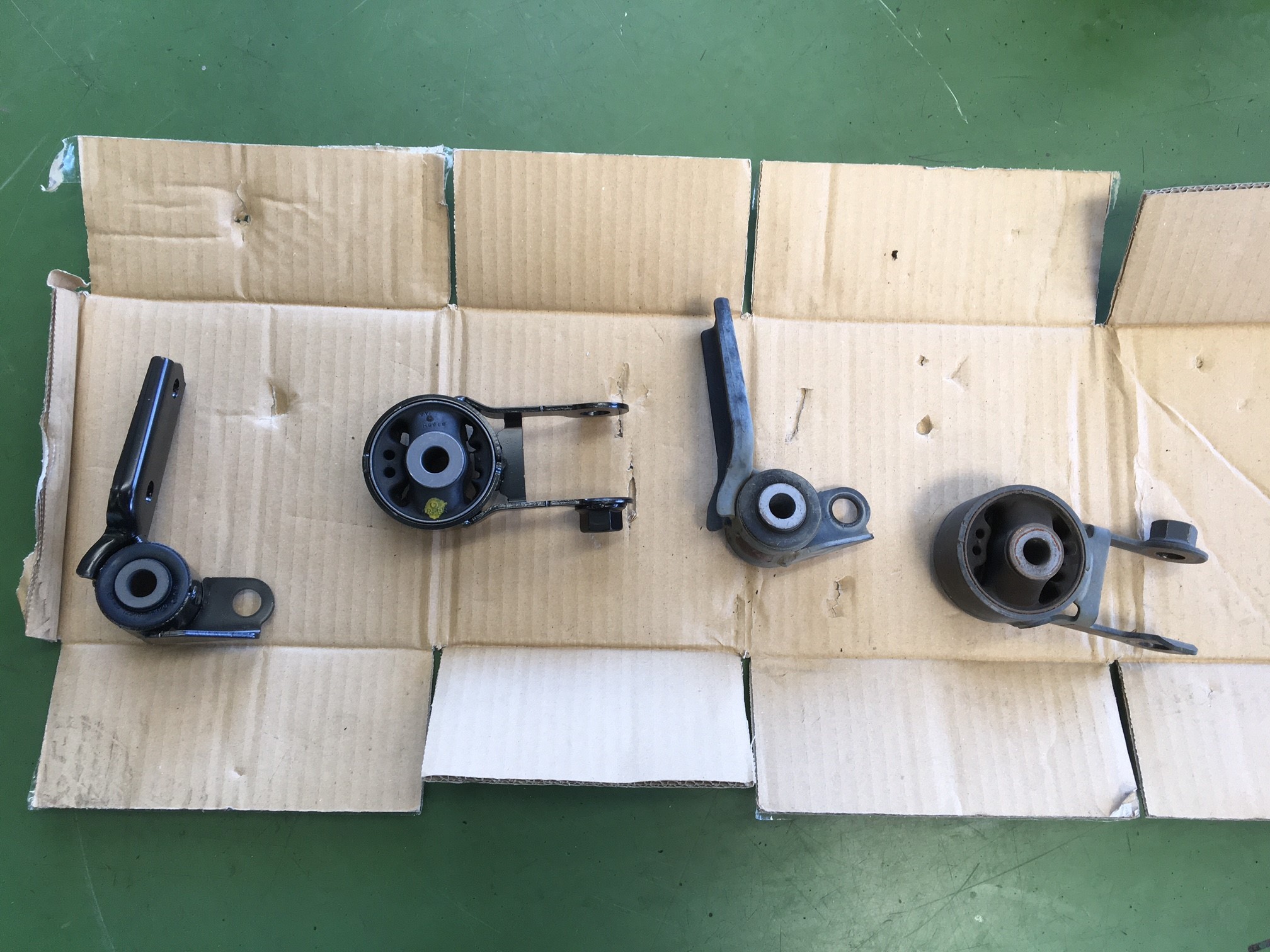 【トヨタ・ヴィッツ・KSP130】 エンジンマウン交換 | 店舗おススメ情報 | タイヤ館 うしく上柏田（茨城県）