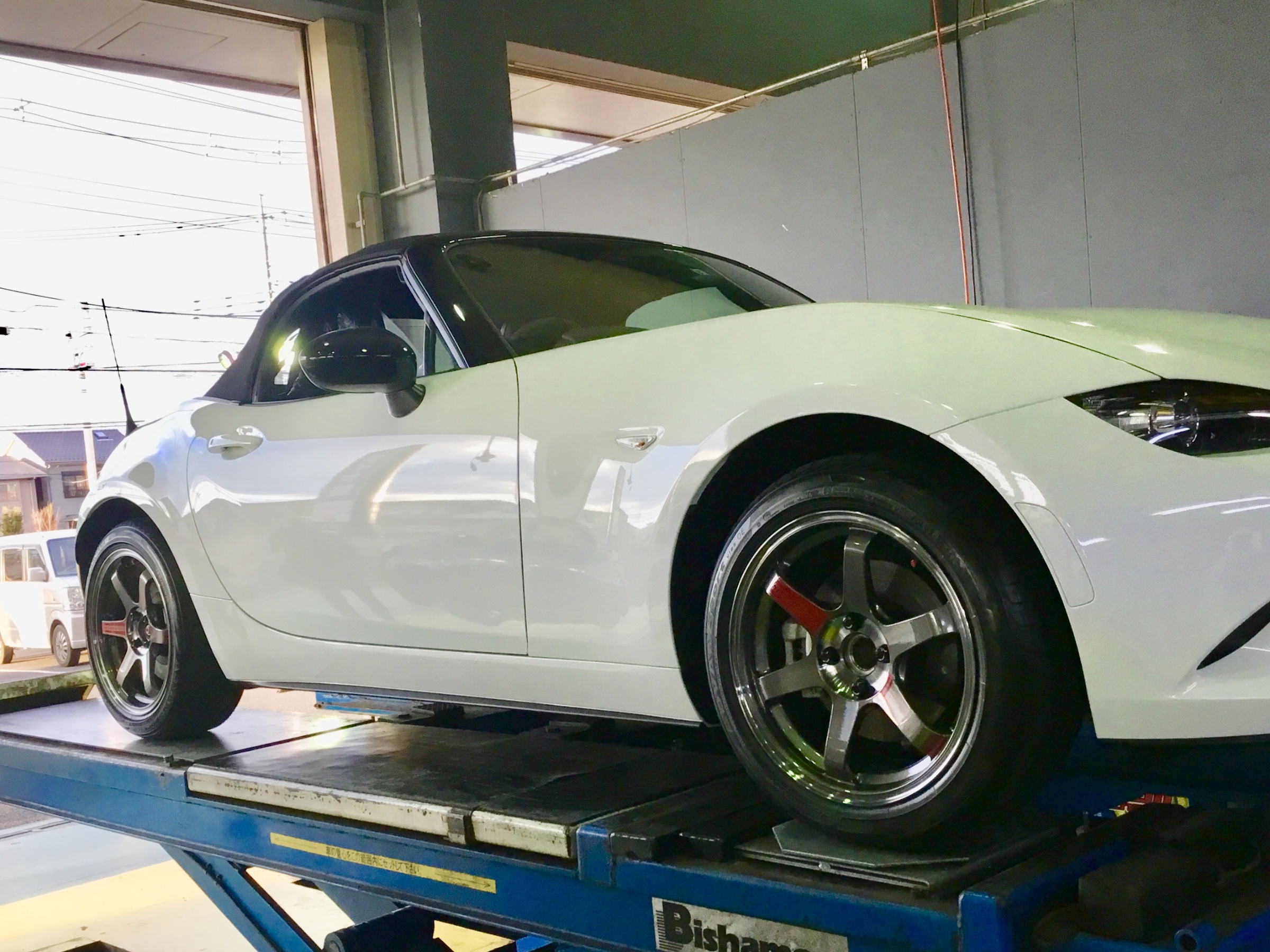 NDロードスター RAYS TE37 SONIC SLお取り付け | 店舗おススメ情報 | タイヤ館 川口（埼玉県）