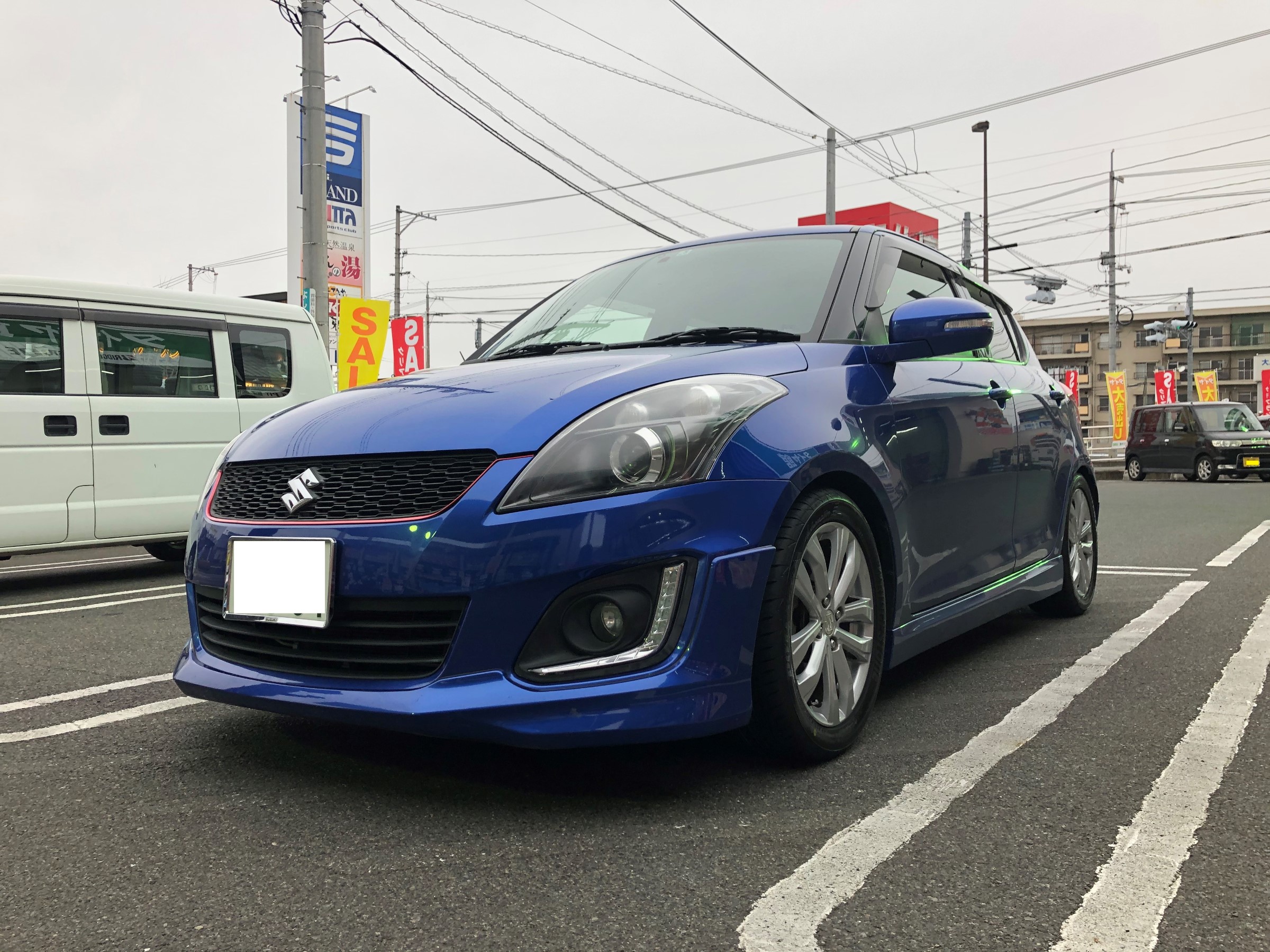SUZUKI SWIFT RS〈ZC72S〉タイヤ交換！ | スズキ スイフト タイヤ タイヤ・ホイール関連 > タイヤ・ホイール交換 | 神辺店の技術サービス | タイヤ館 神辺 | タイヤ ...