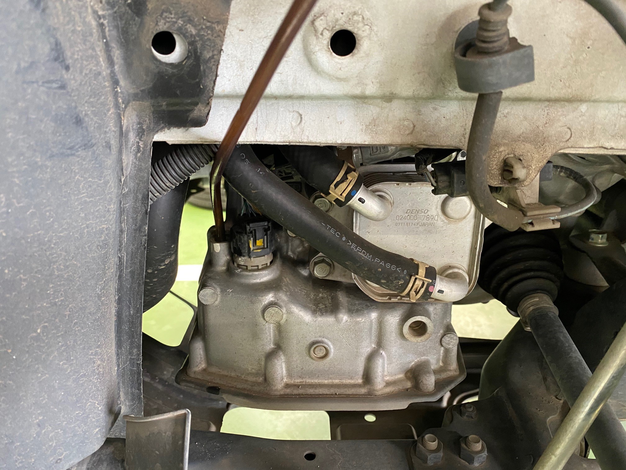 【ホンダ・N-BOX・JF1】CVTフルード交換 | ホンダ N-BOXカスタム メンテナンス商品 オイル関連 > ATF交換 | サービス事例 | タイヤ館 うしく上柏田 | 茨城県のタイヤ ...