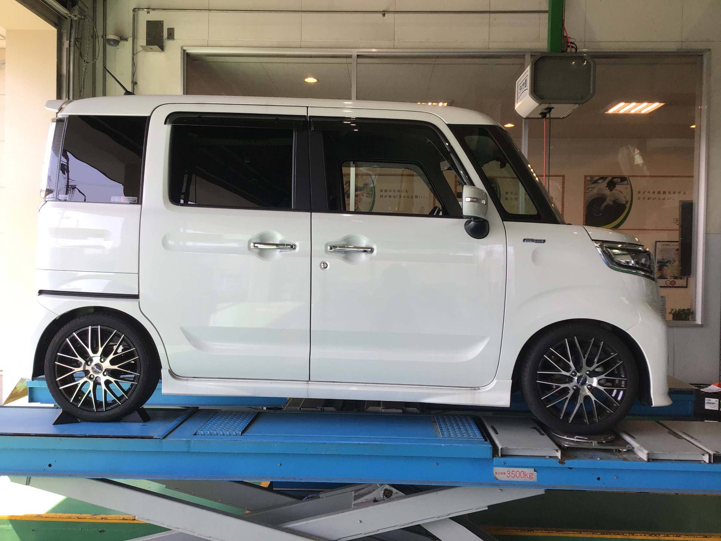 スズキ スペーシアカスタム(MK53S) アライメント調整 | 店舗おススメ情報 | タイヤ館 綾瀬（神奈川県）