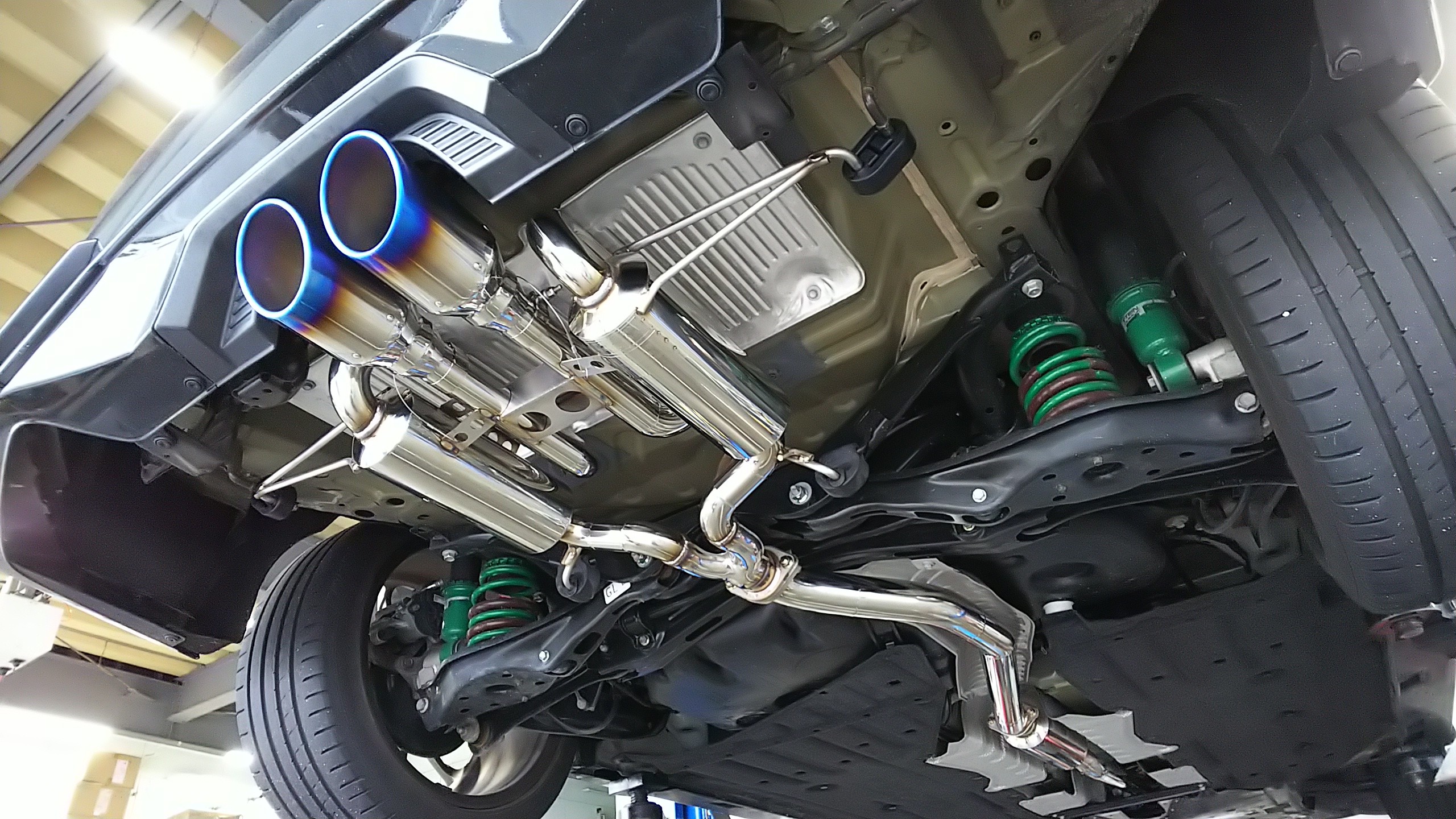 SURUG SPEED マフラー取付け | 店舗おススメ情報 | タイヤ館 天童