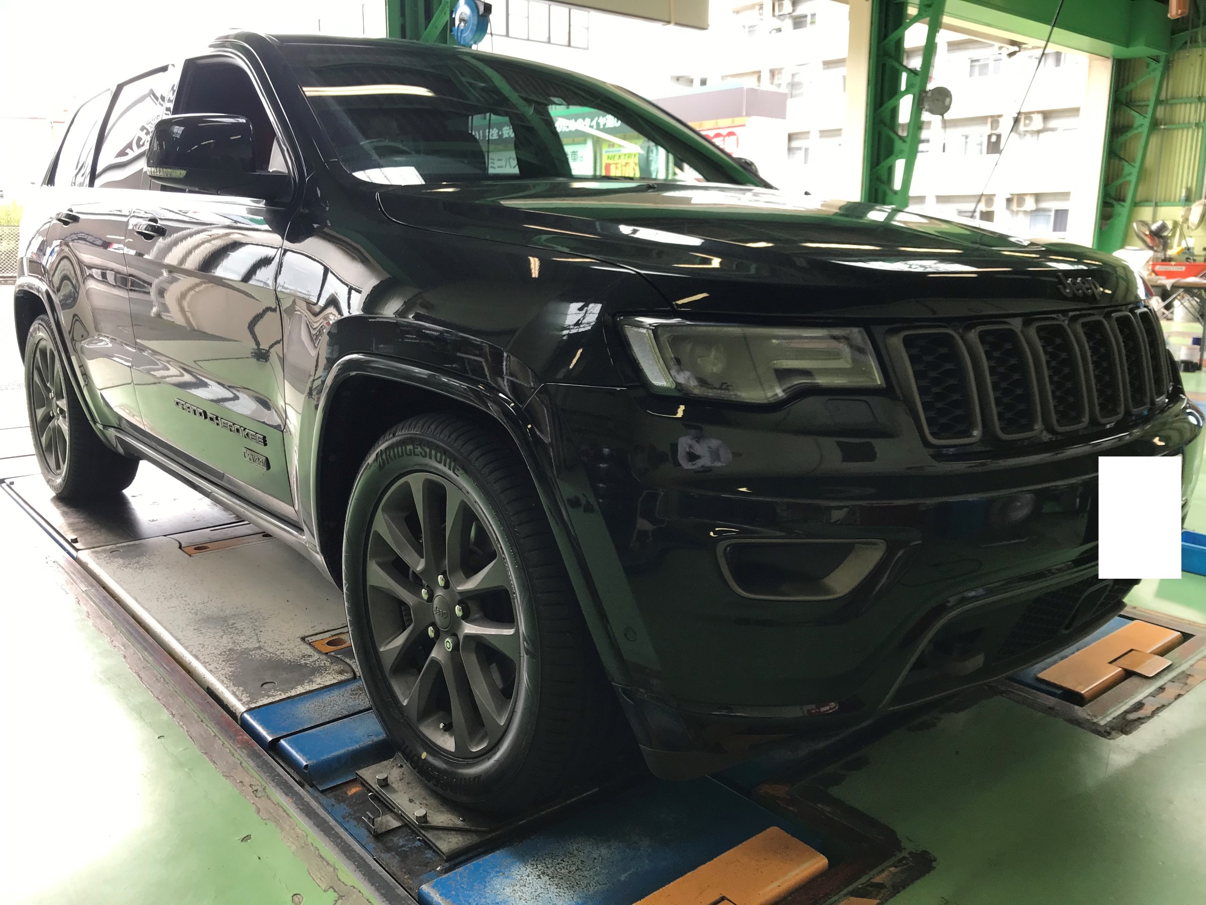 グランドチェロキー WK36 タイヤ交換 アライメント | 店舗おススメ情報 | タイヤ館 京田辺（京都府）