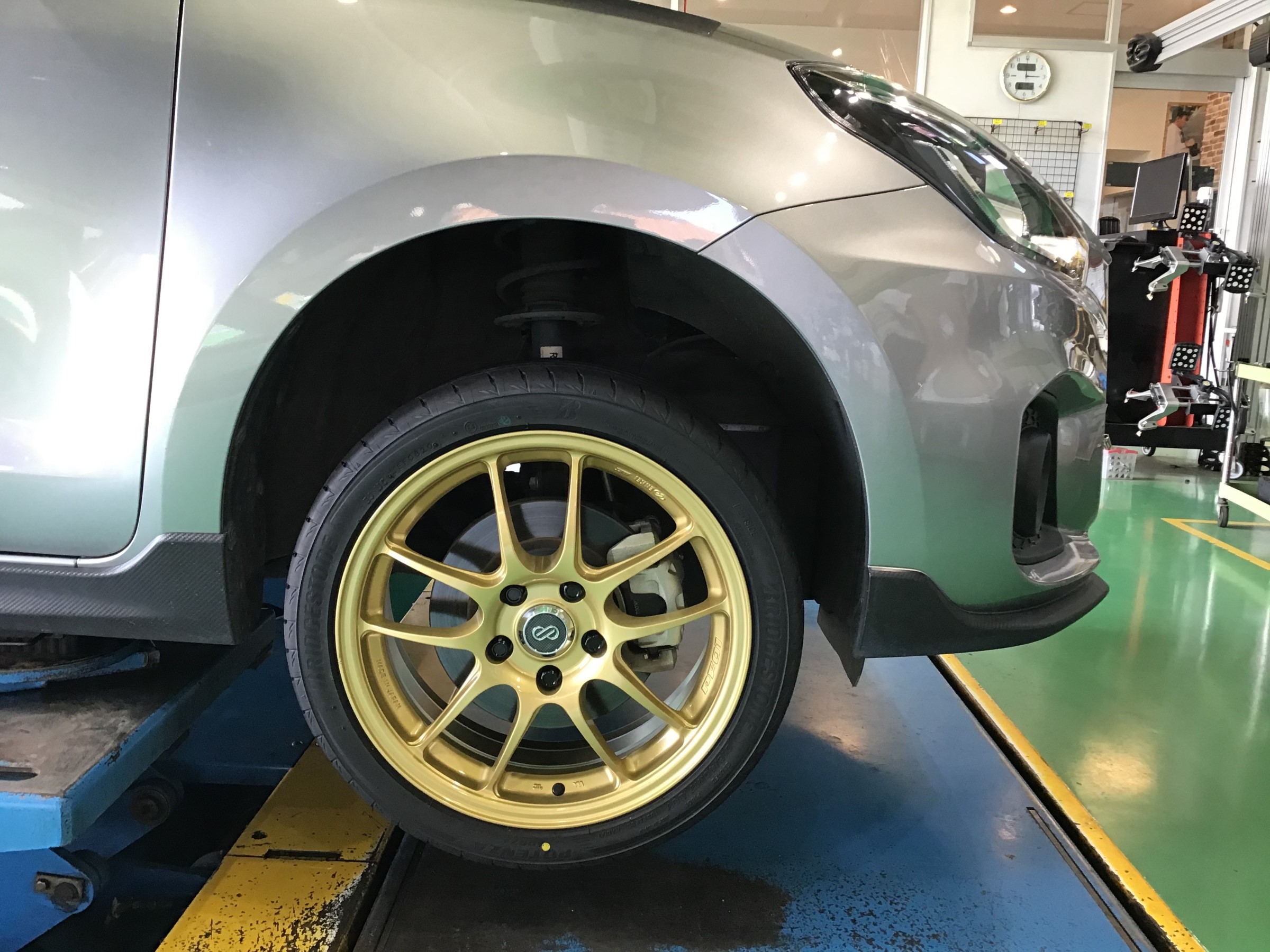 スズキ スイフトスポーツ(ZC33S) エンケイ PF01 取付け | 店舗おススメ情報 | タイヤ館 大船（神奈川県）