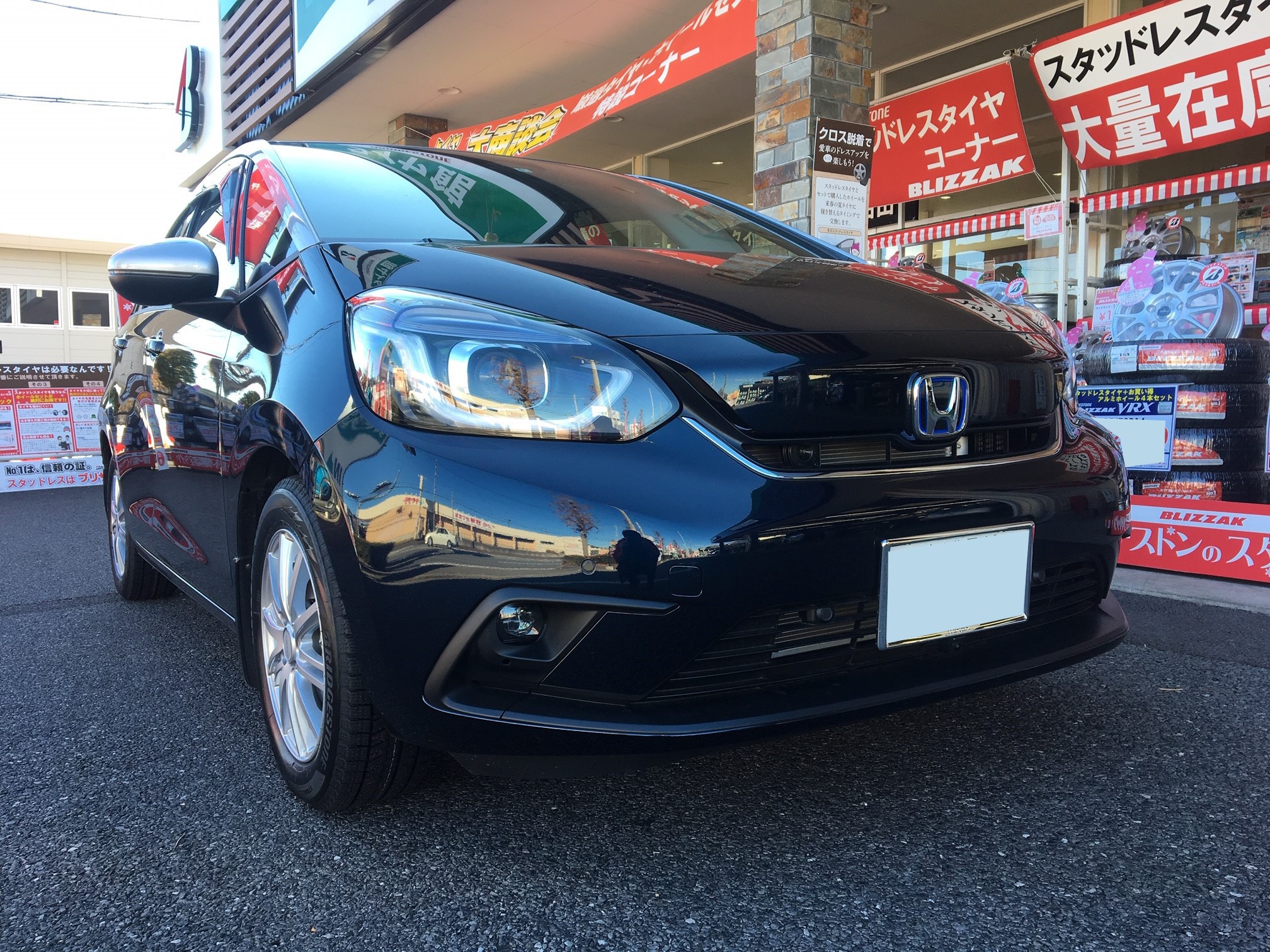 【ホンダ・FIT・GR3】 スタッドレスタイヤ、ホイール交換 | 店舗おススメ情報 | タイヤ館 うしく上柏田（茨城県）